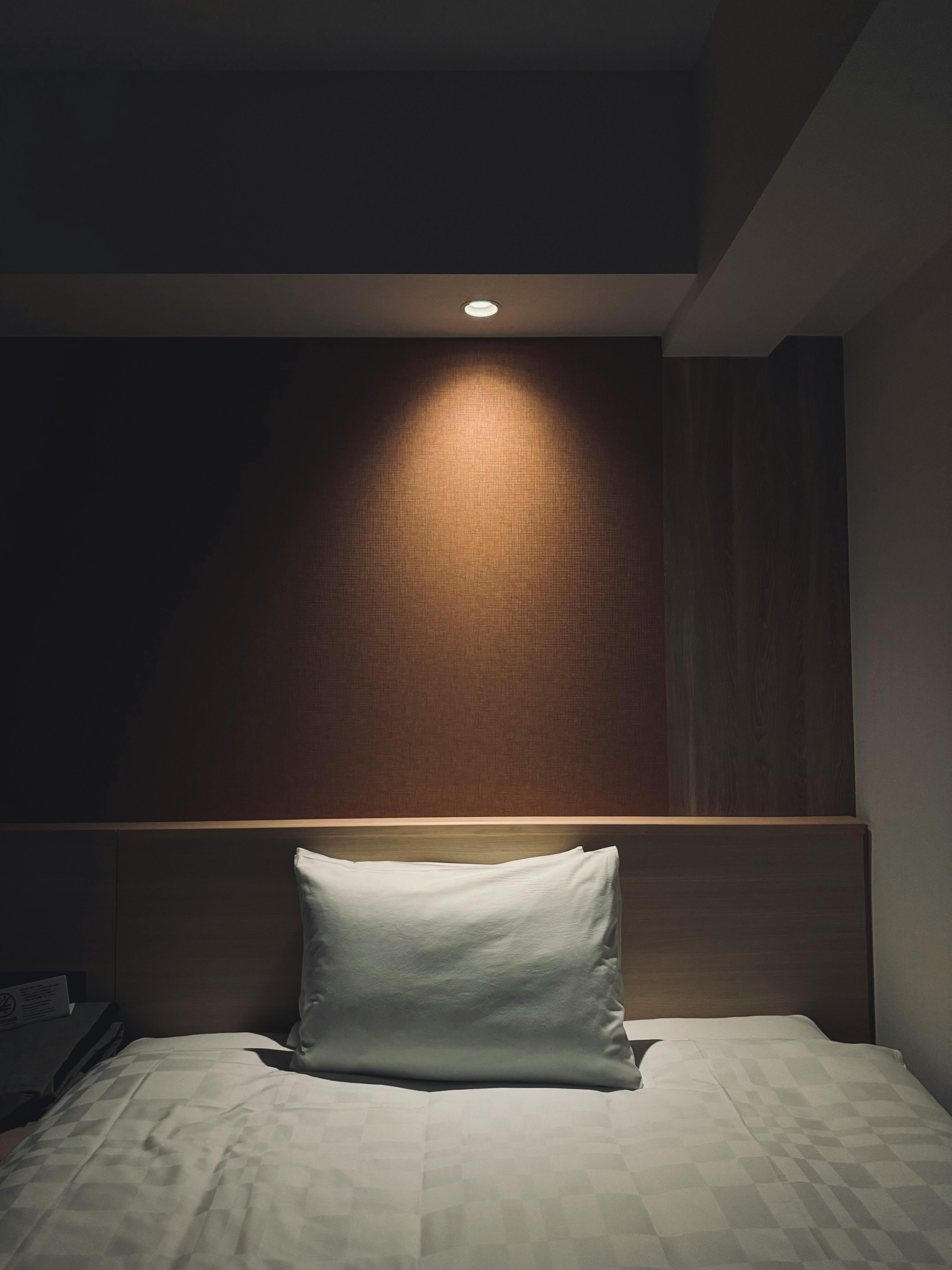 Dim Bedroom Photos, Download The BEST Free Dim Bedroom Stock Photos ...