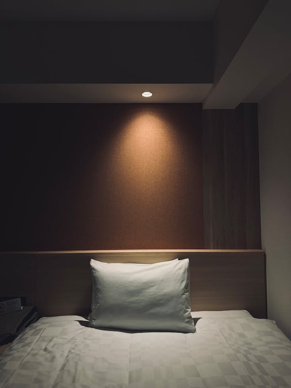 Dim Bedroom Photos, Download The BEST Free Dim Bedroom Stock Photos ...