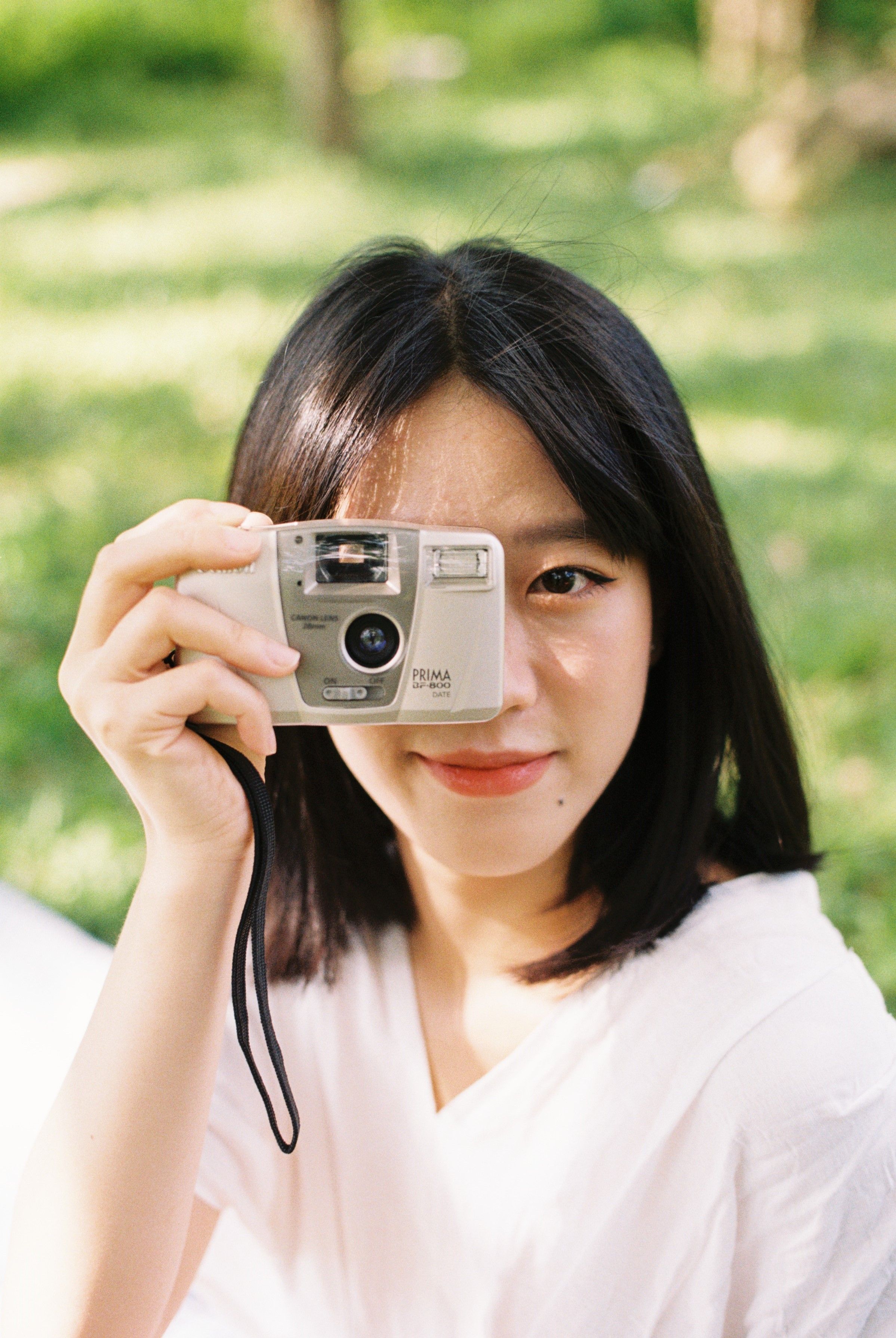 Woman Looking At Camera Photos, Download The BEST Free Woman Looking At ...
