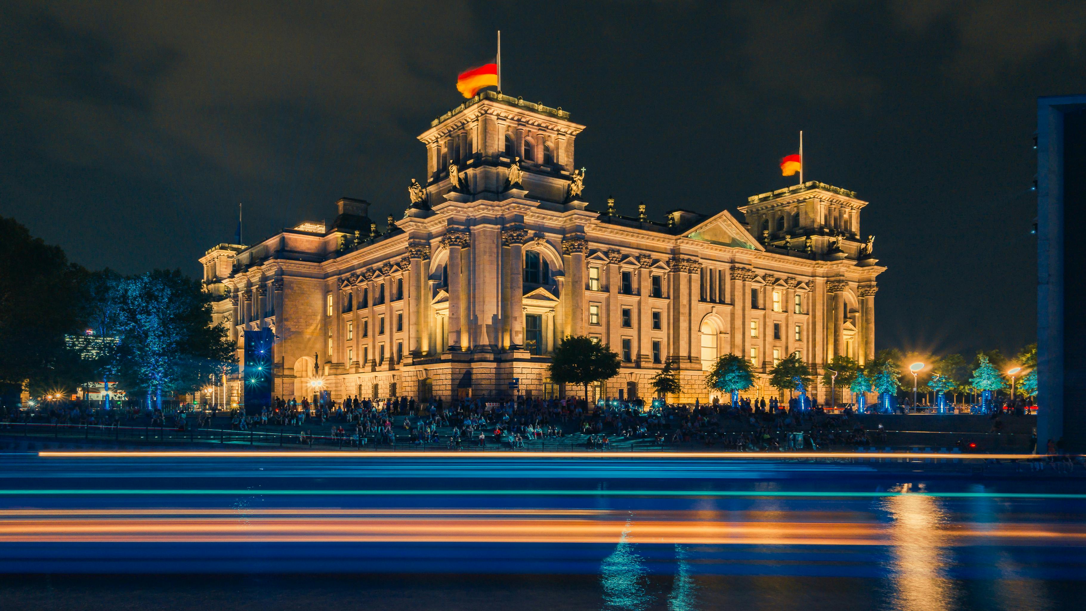 Illuminated Bundestag in Berlin at Night · Free Stock Photo