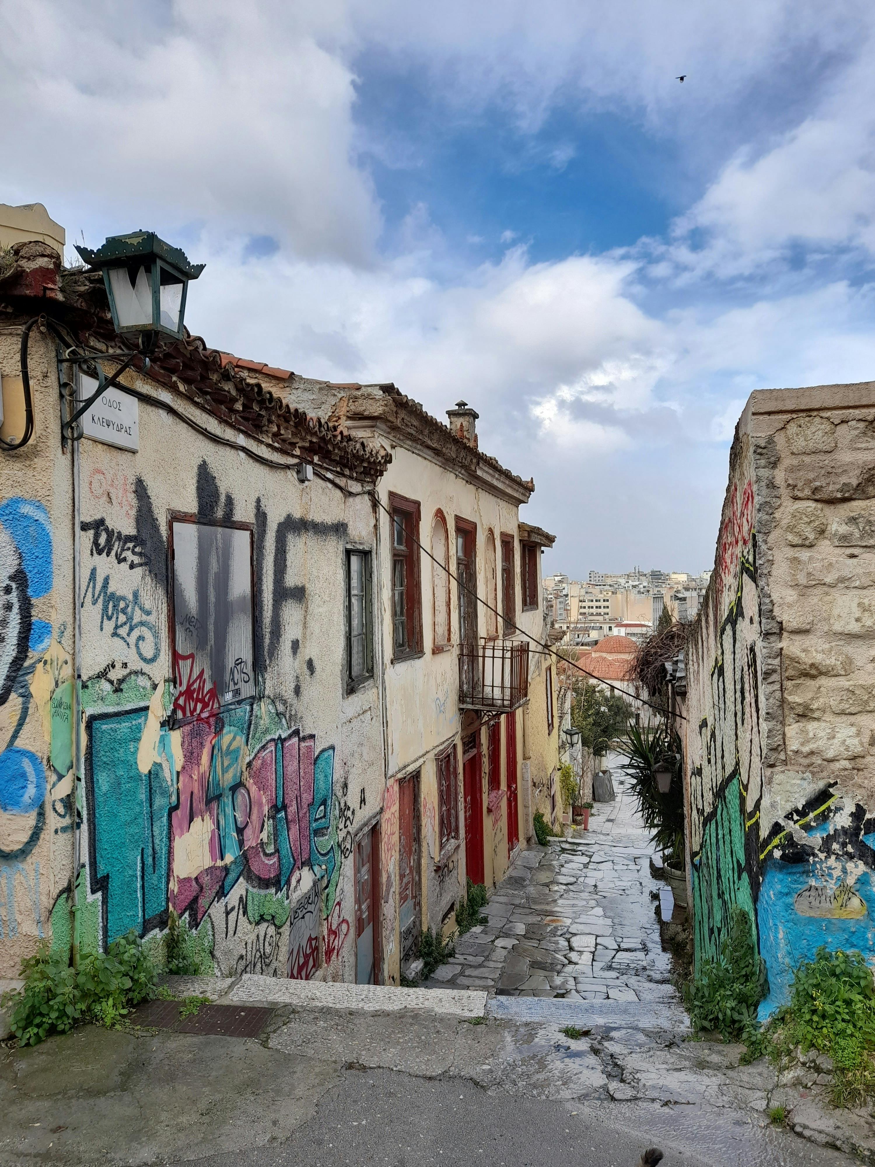 Old Buildings with Graffiti in City · Free Stock Photo