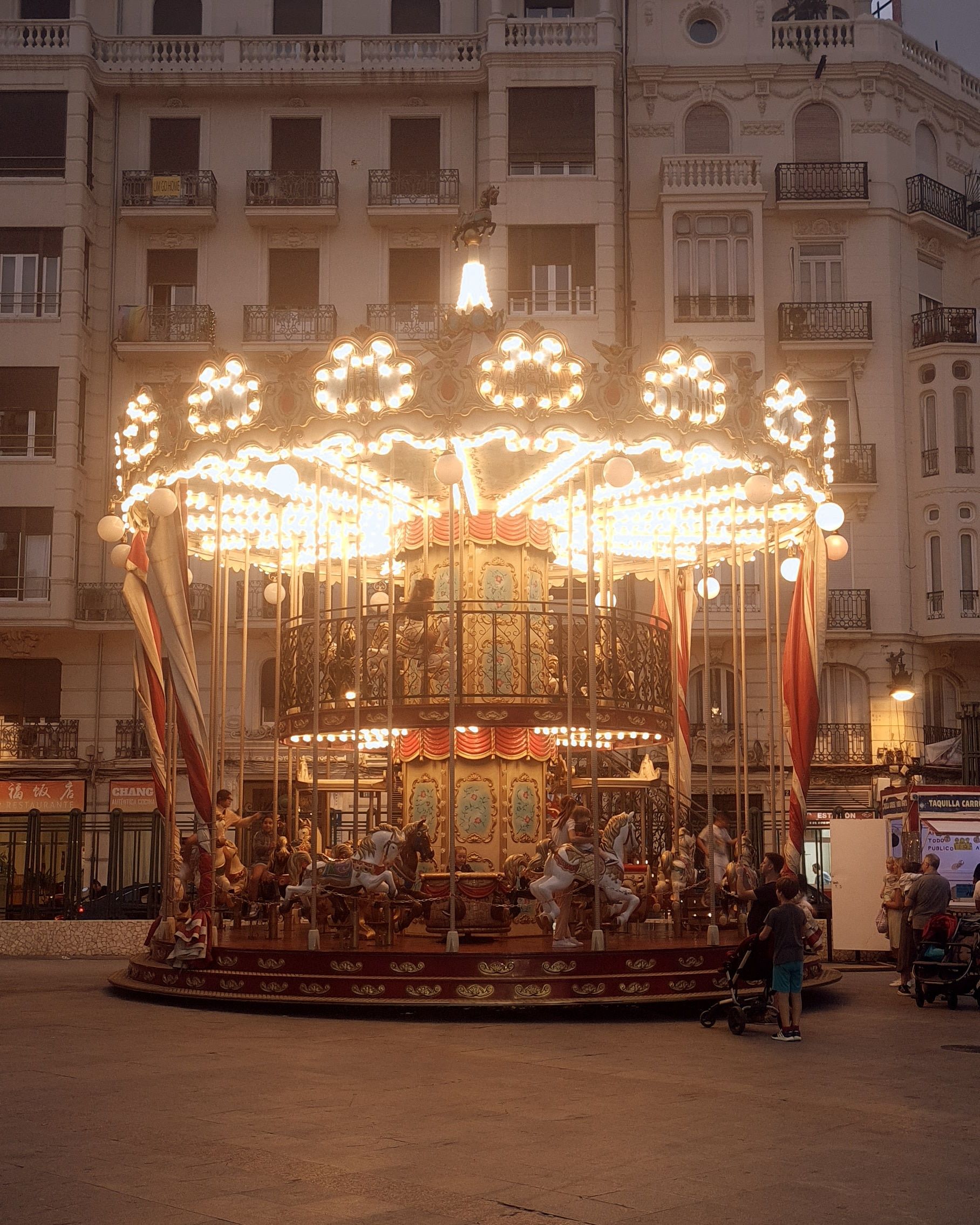 Illuminated Carousel in City · Free Stock Photo