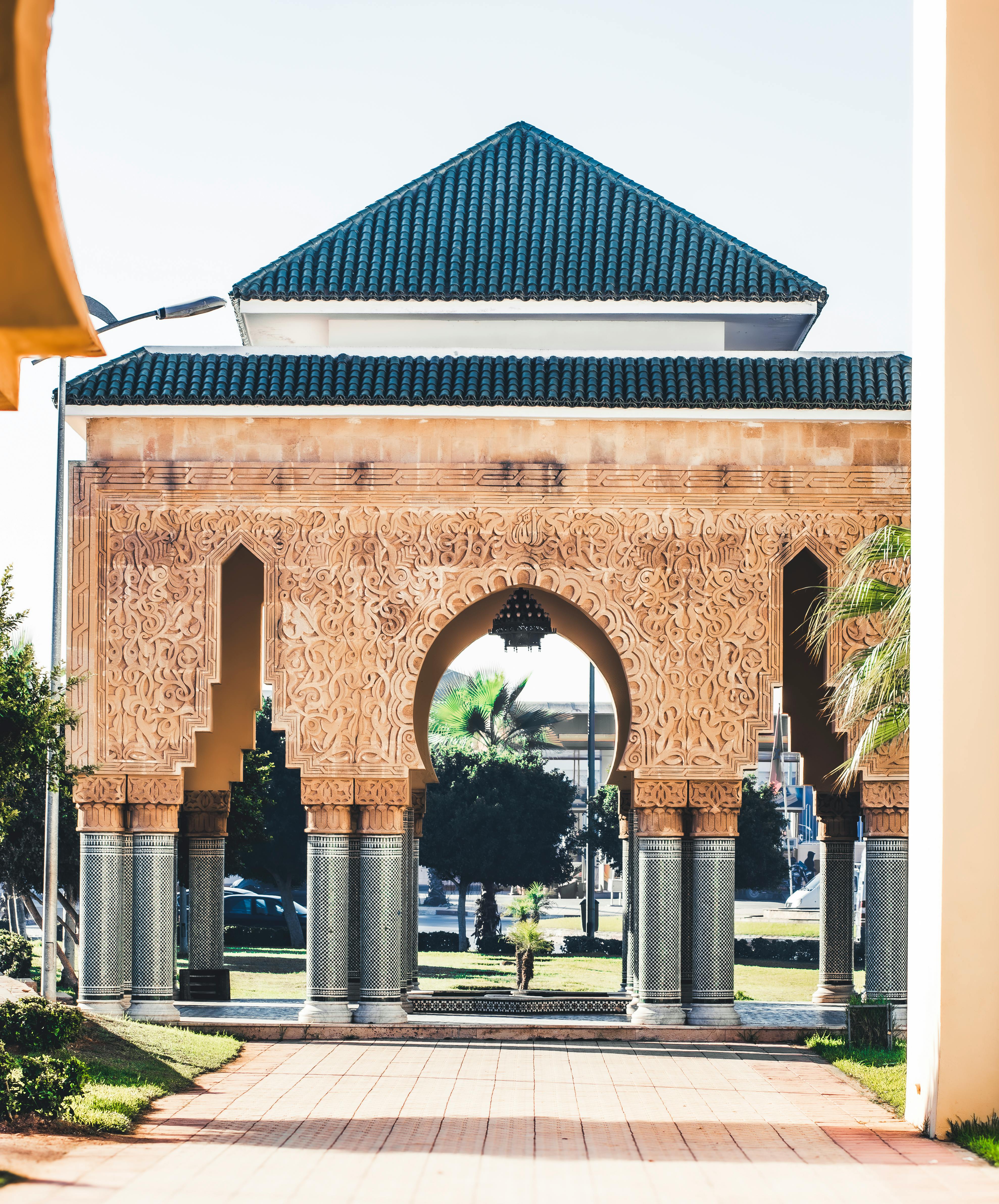 Ornamented Building with Colonnade · Free Stock Photo