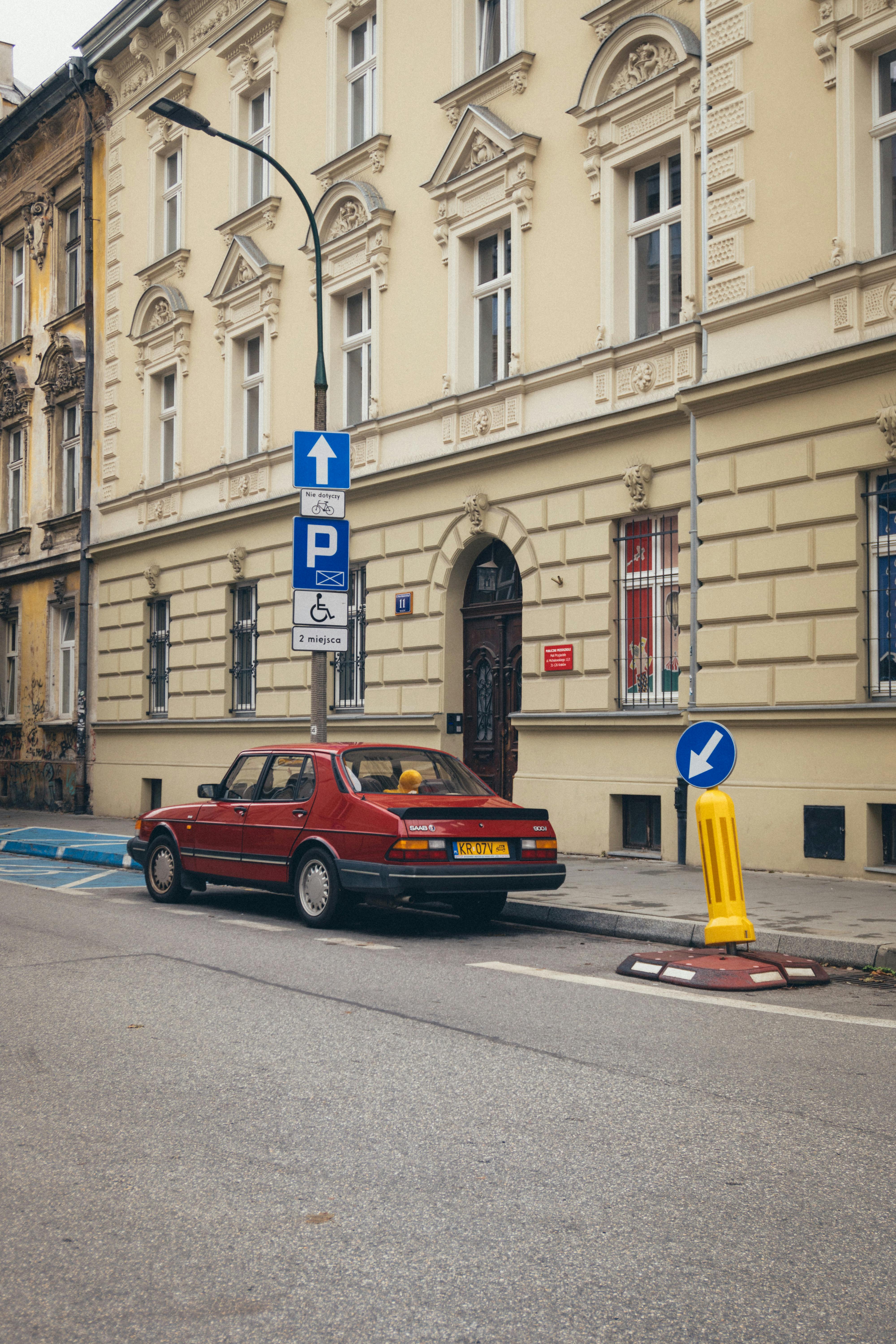 Corner of Street in London · Free Stock Photo