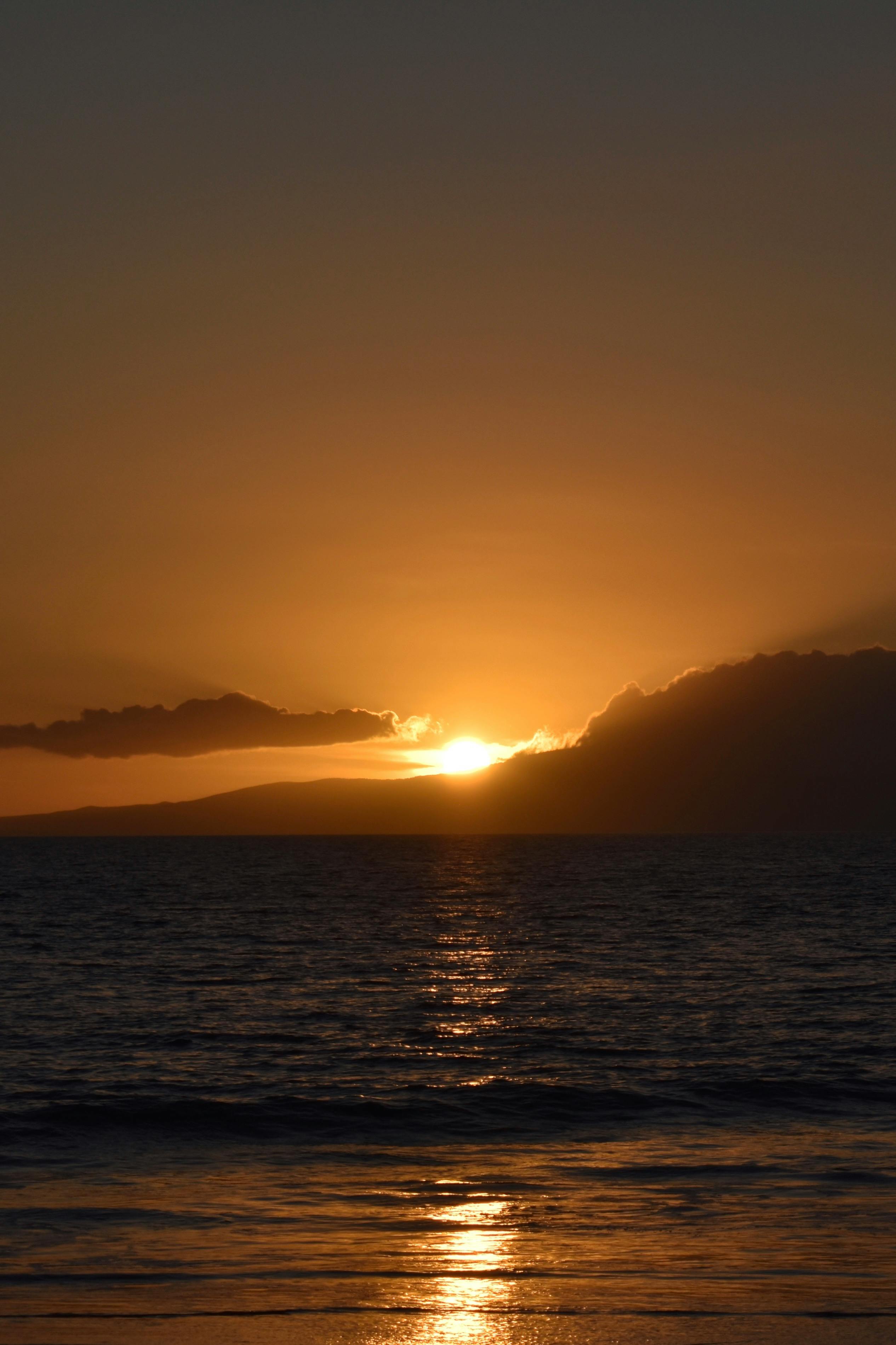 Sunrise Over the Ocean · Free Stock Photo