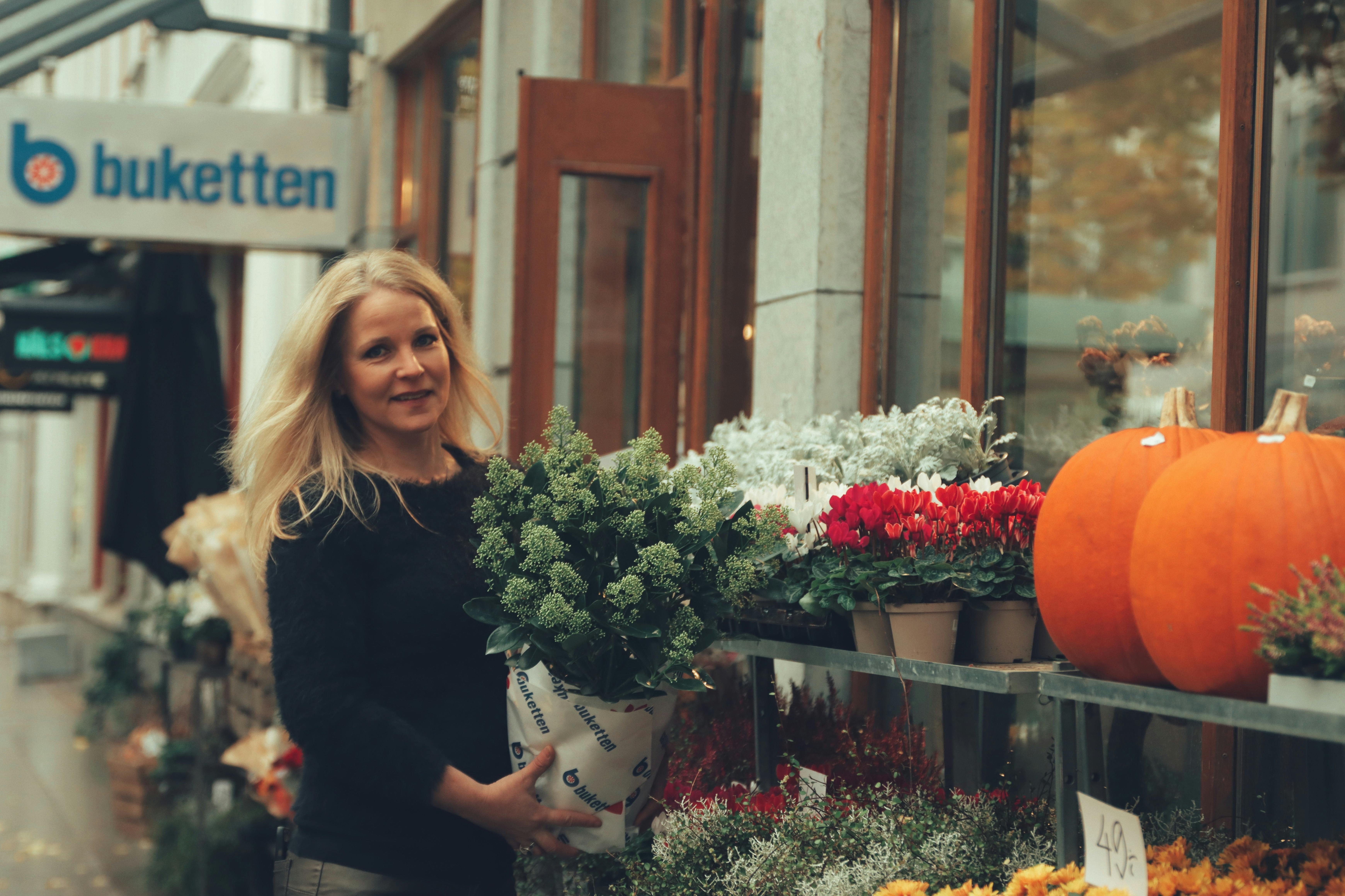 Merchandise Photos, Download The BEST Free Merchandise Stock Photos ...