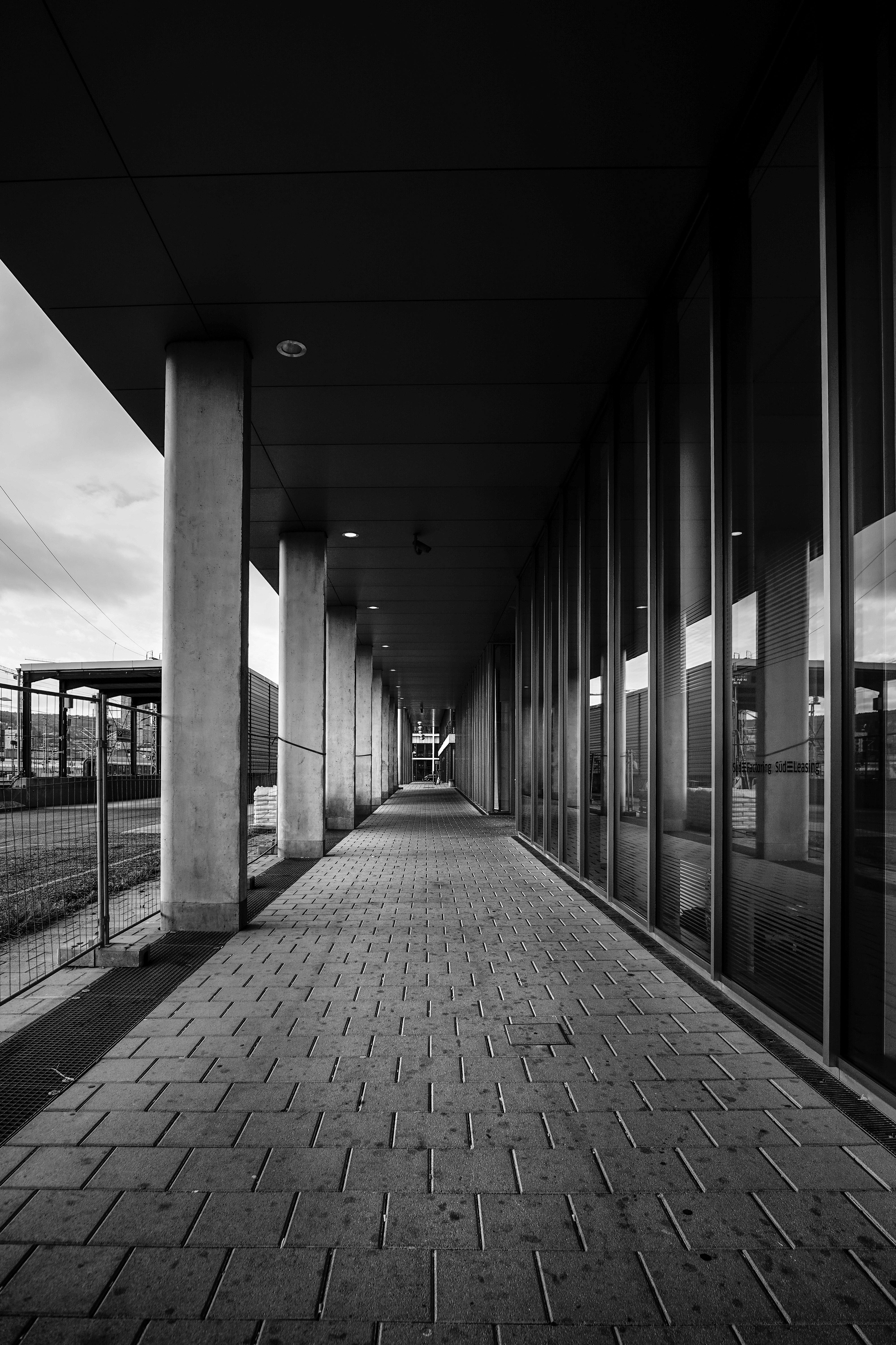Foto de stock gratuita sobre @al aire libre, acera, acera rayada, alto ...