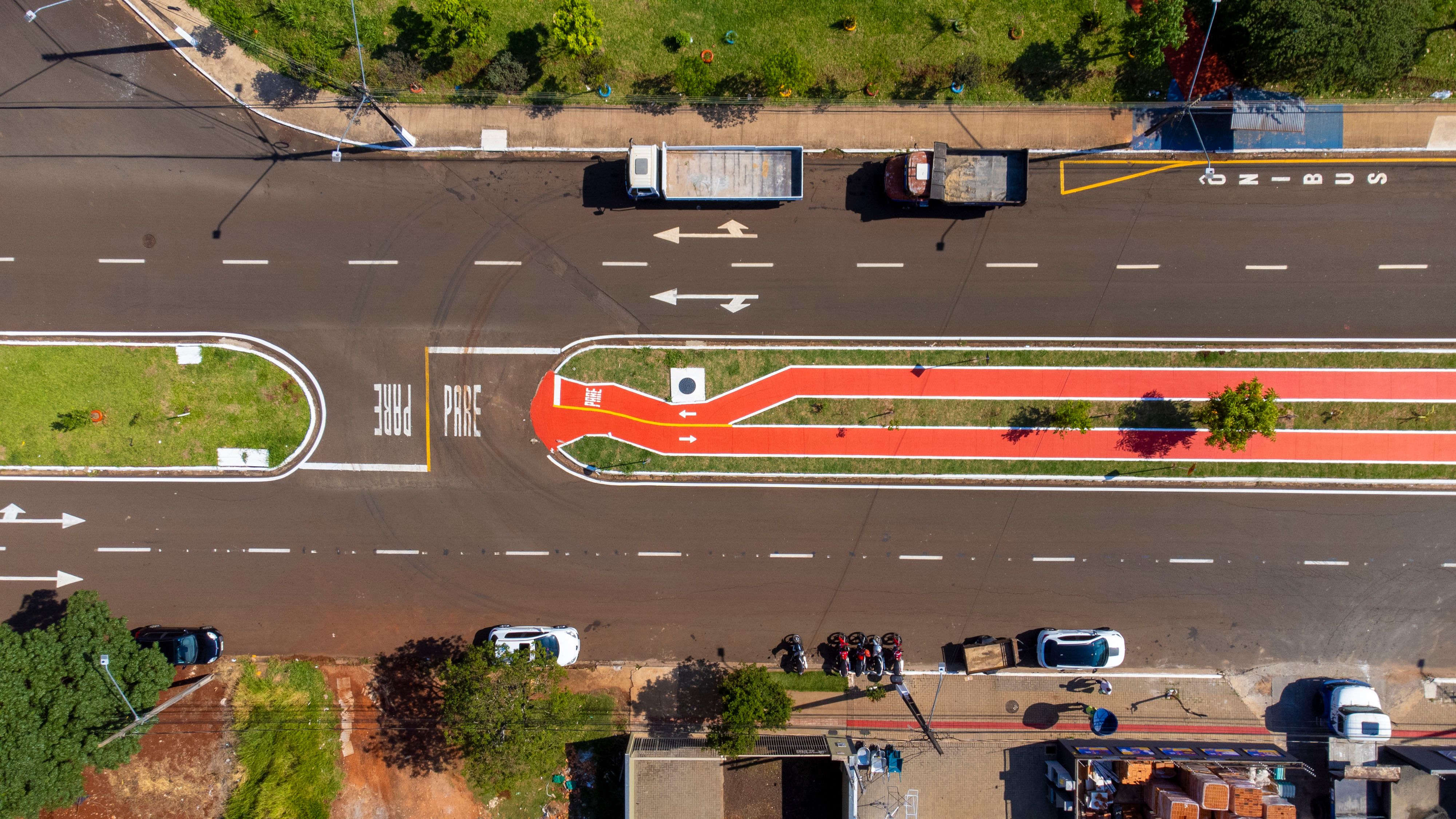 Aerial View of a City Road in Summer · Free Stock Photo