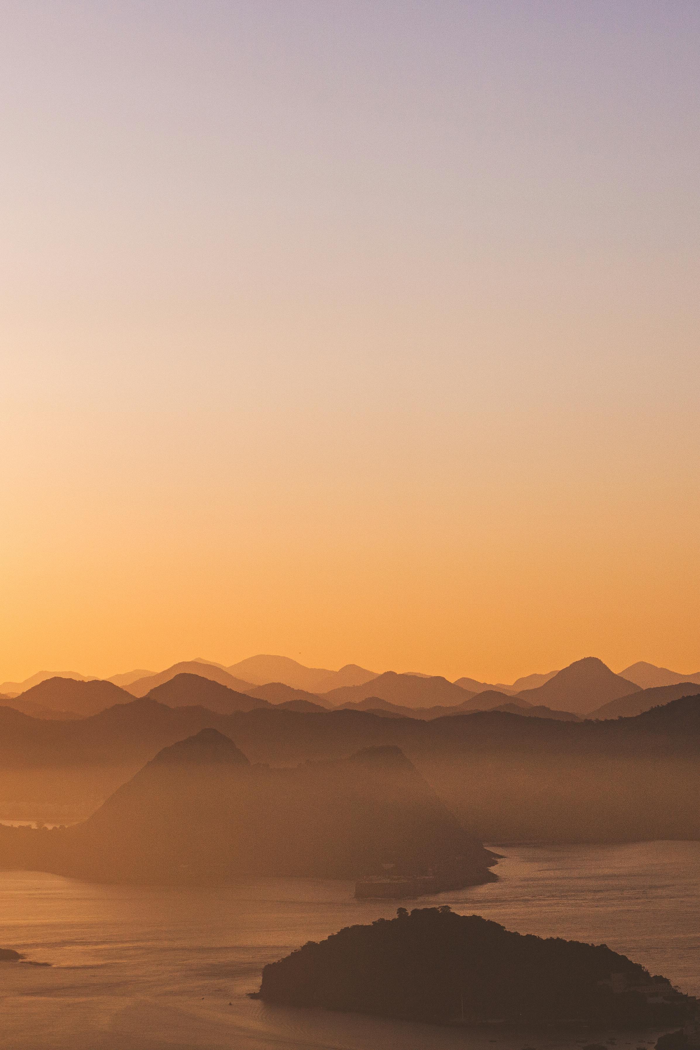 Dawn horizon illuminated by bright rising sun · Free Stock Photo