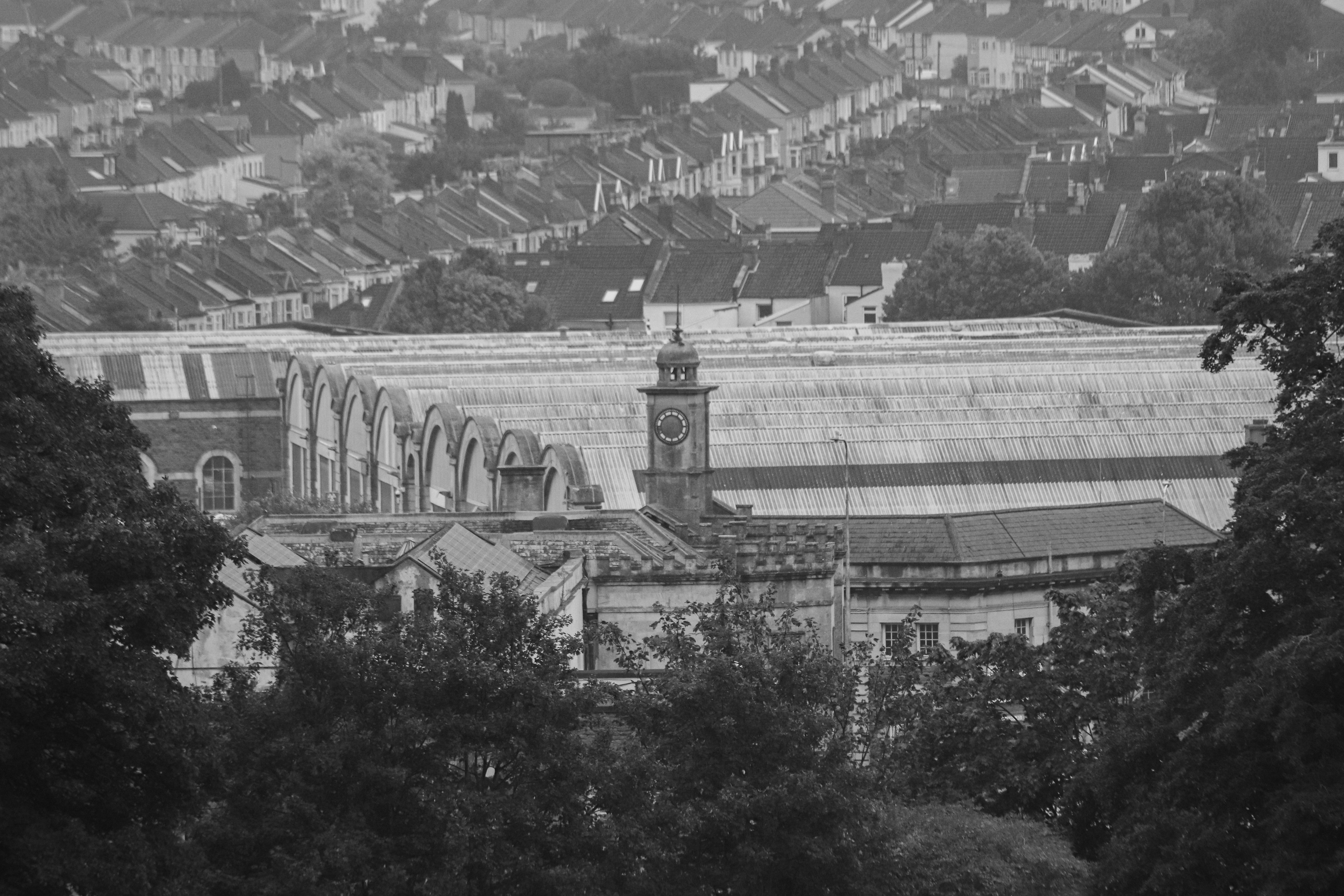 Factory in Black and White · Free Stock Photo