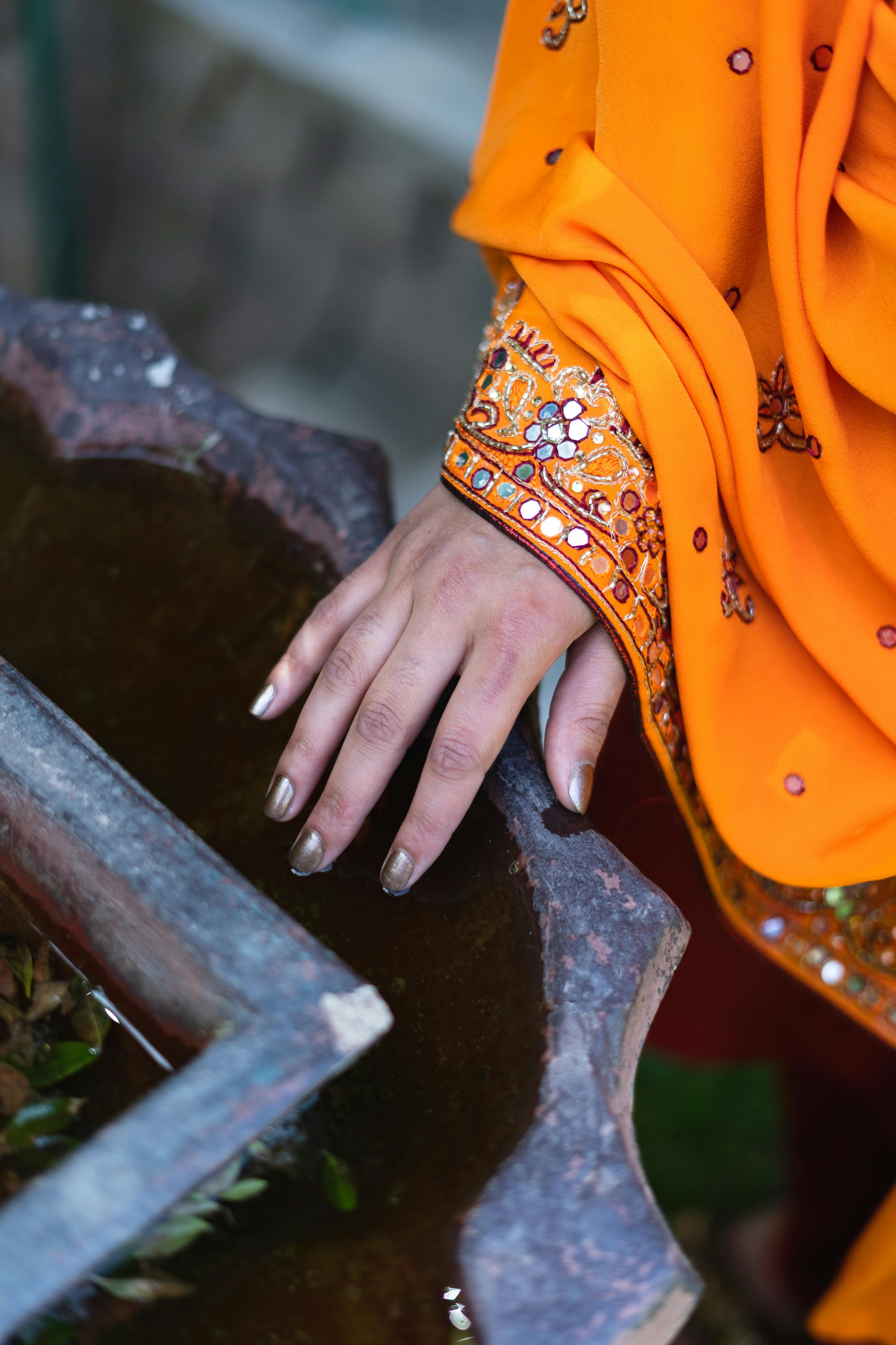 Female Hand Photos, Download The BEST Free Female Hand Stock Photos ...