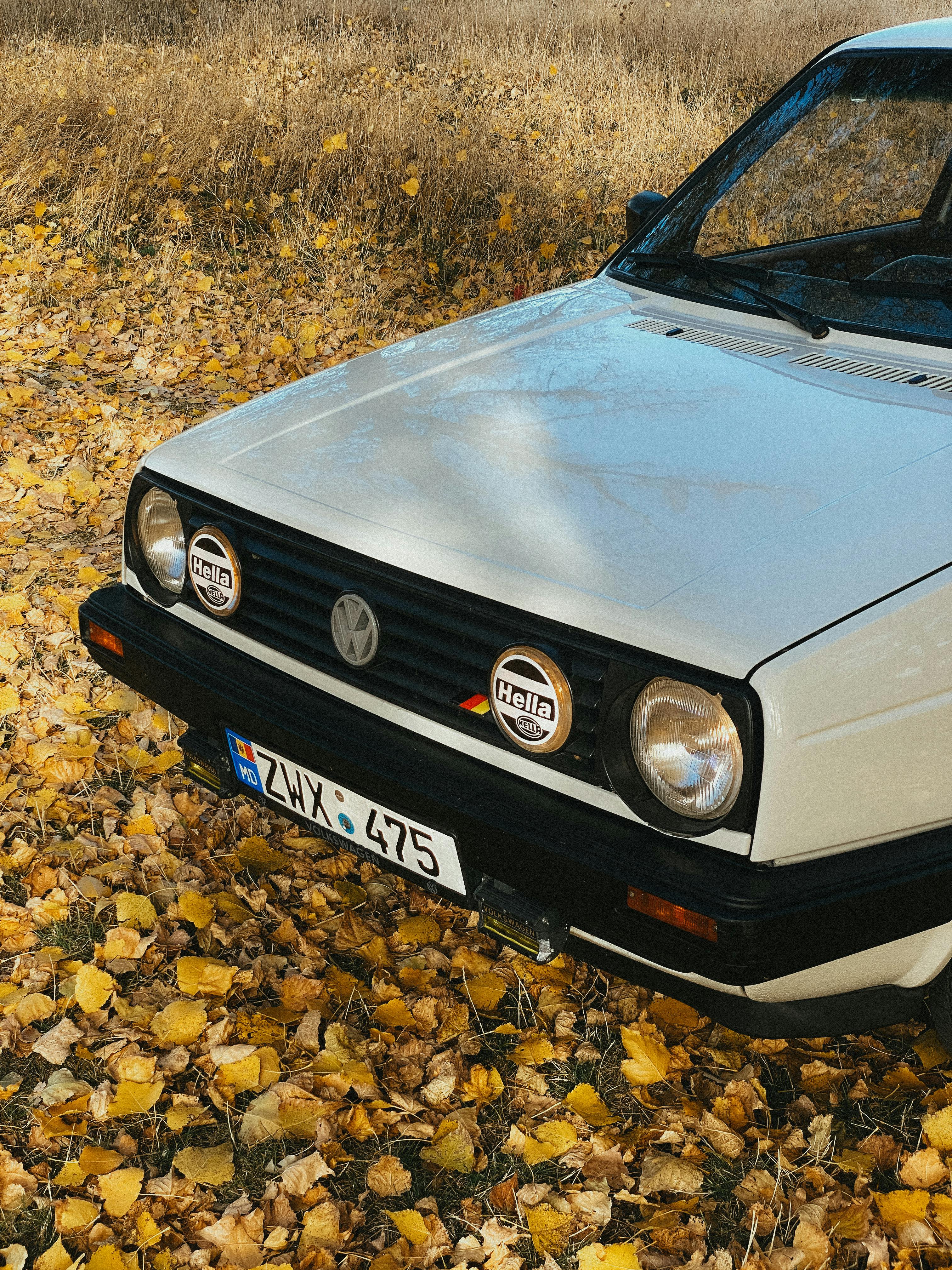 Close up of Vintage Volkswagen Golf Mk2 · Free Stock Photo