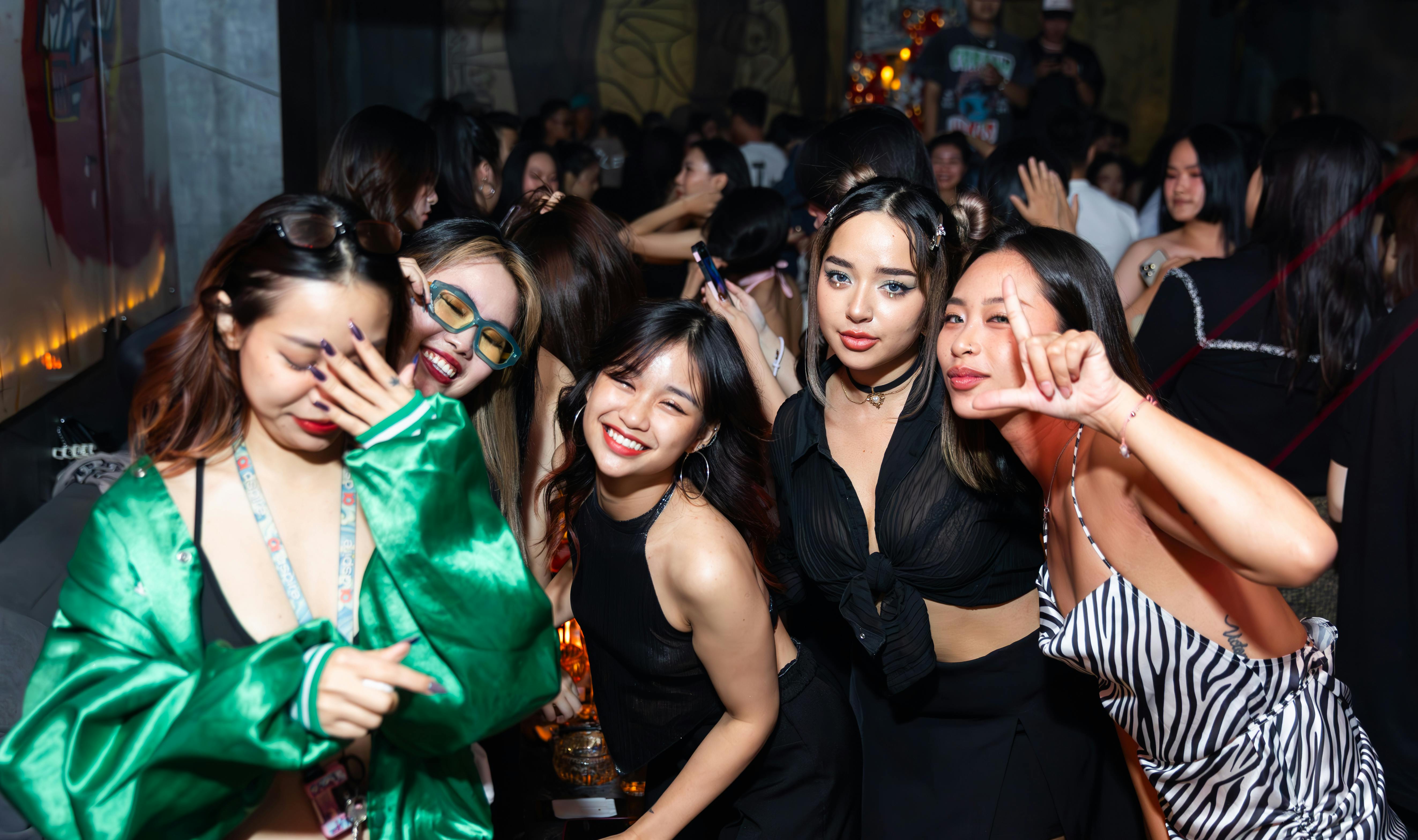 Club Dj Vietnam Photos, Download The BEST Free Club Dj Vietnam Stock ...