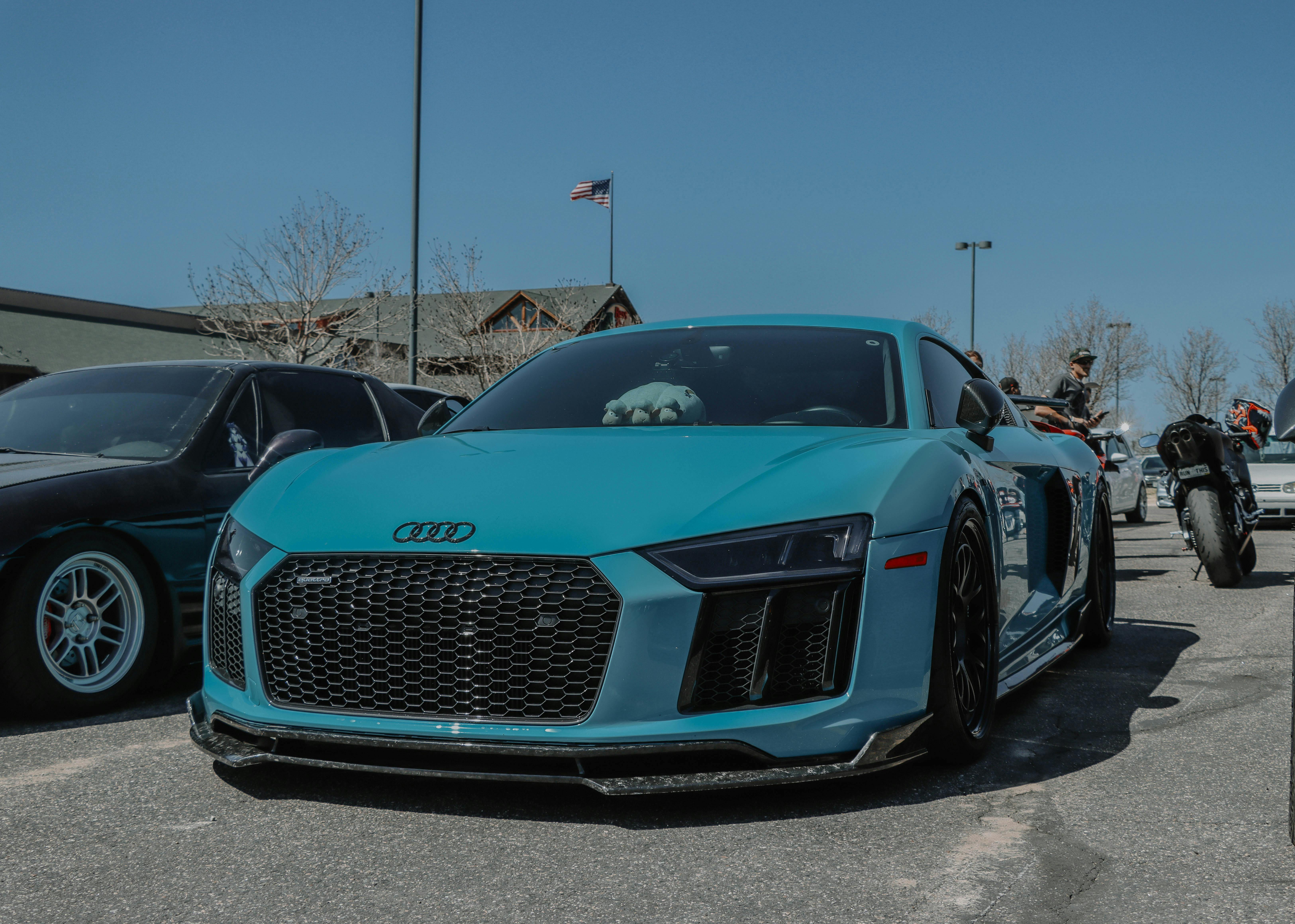 Vibrant Blue Audi R8 at Outdoor Car Show · Free Stock Photo