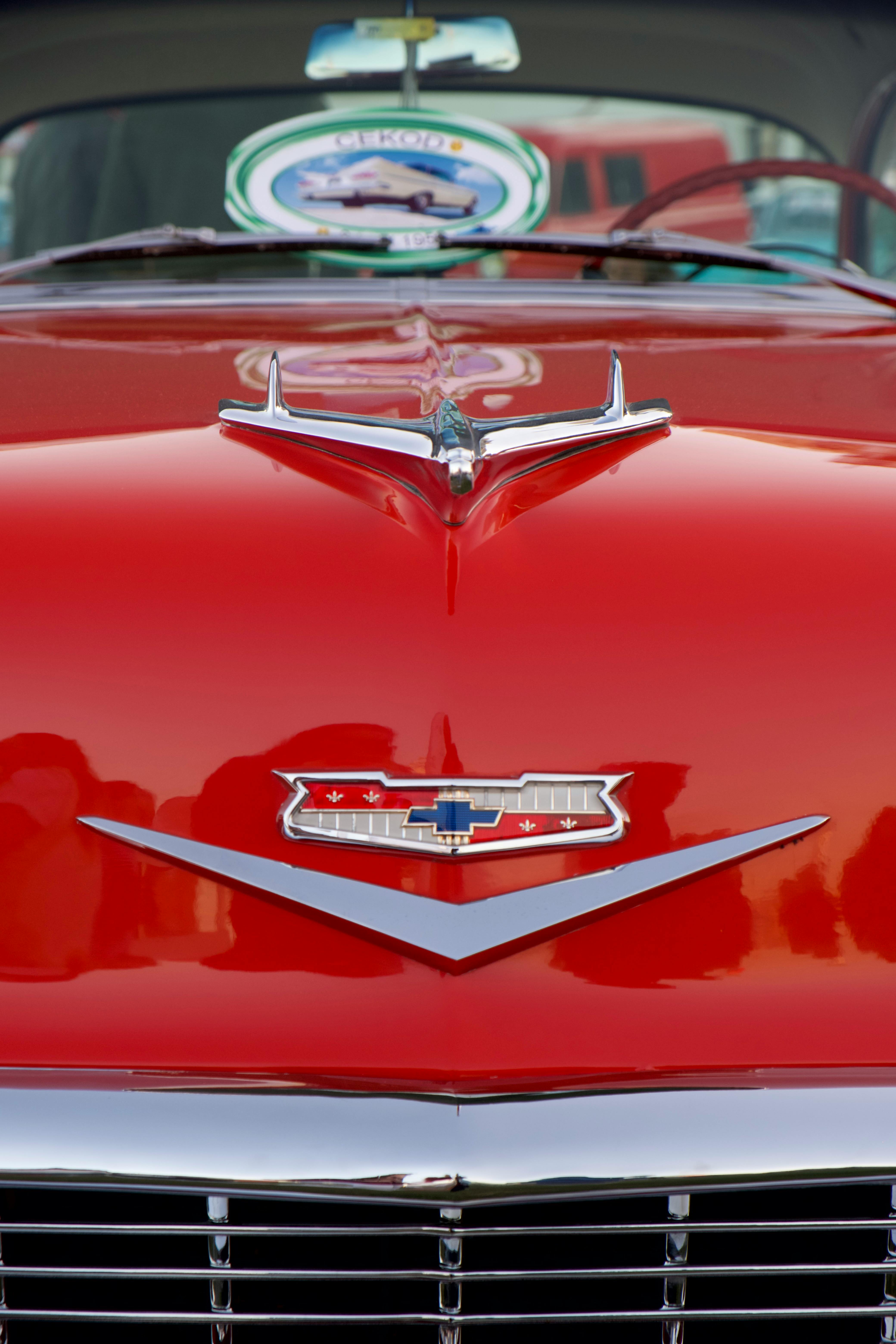 Bonnet of Red Old-fashioned Car · Free Stock Photo