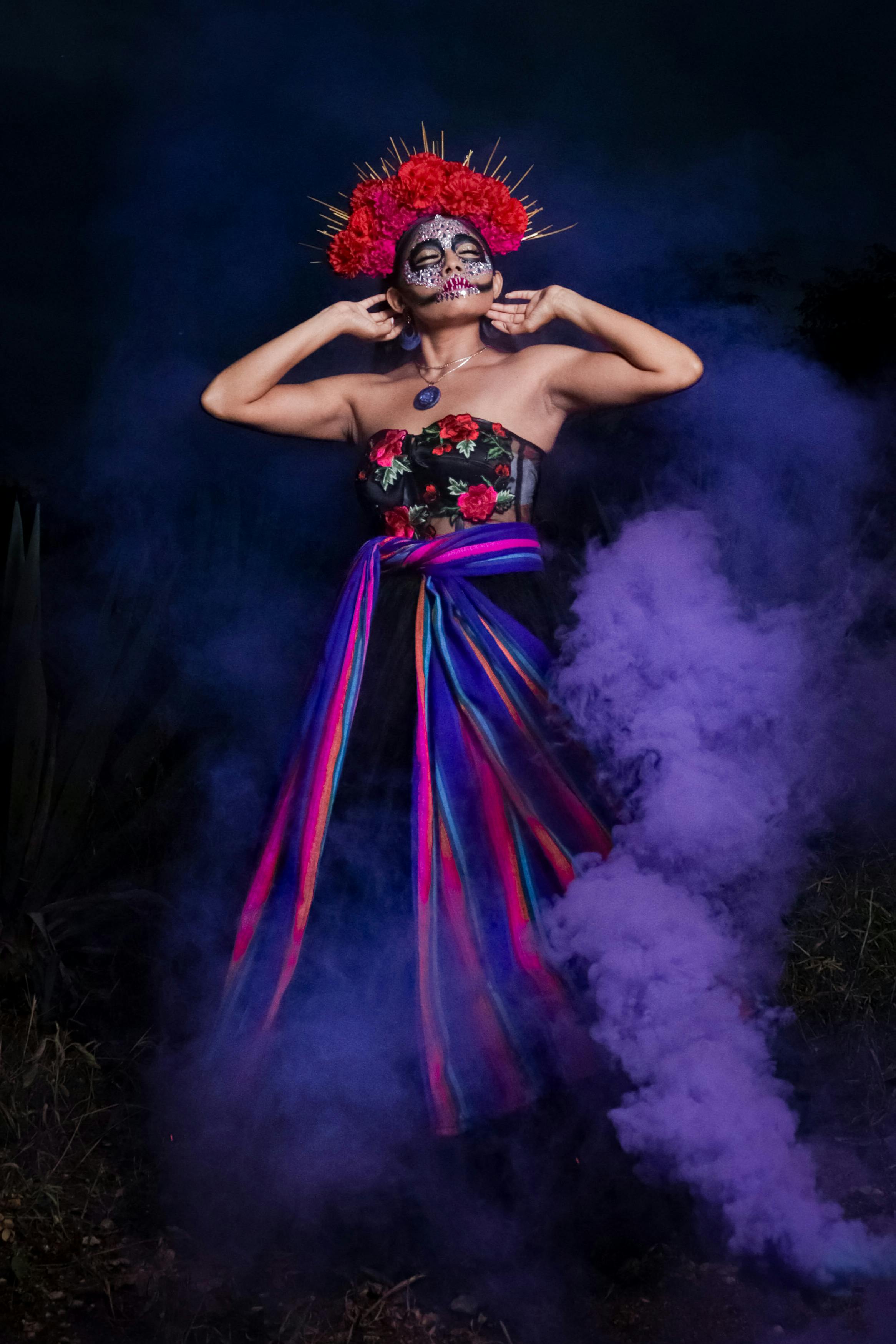 Foto de stock gratuita sobre bares, cara pintada, catrina, corona de ...