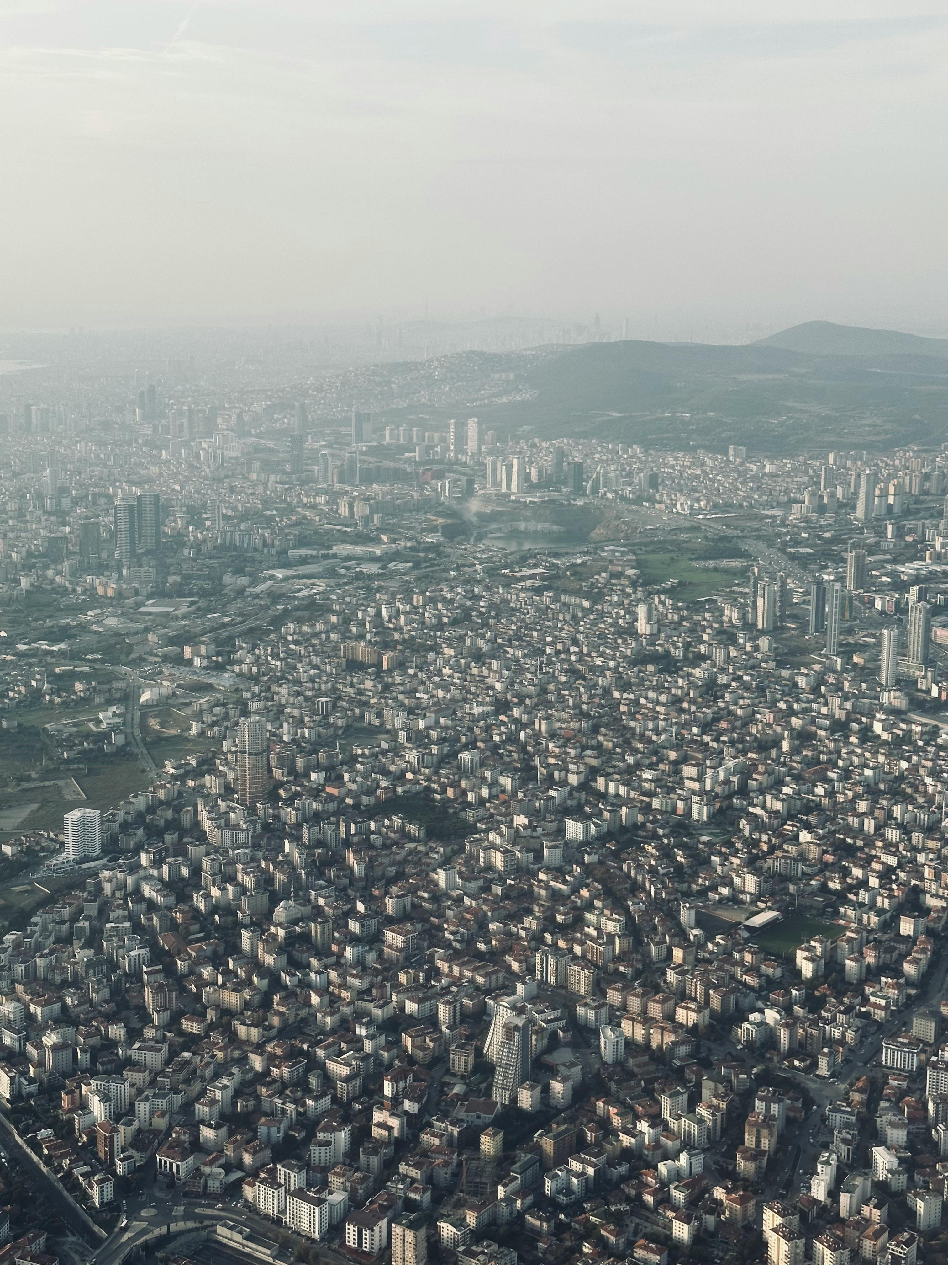 City Horizon Under Clear Skies · Free Stock Photo