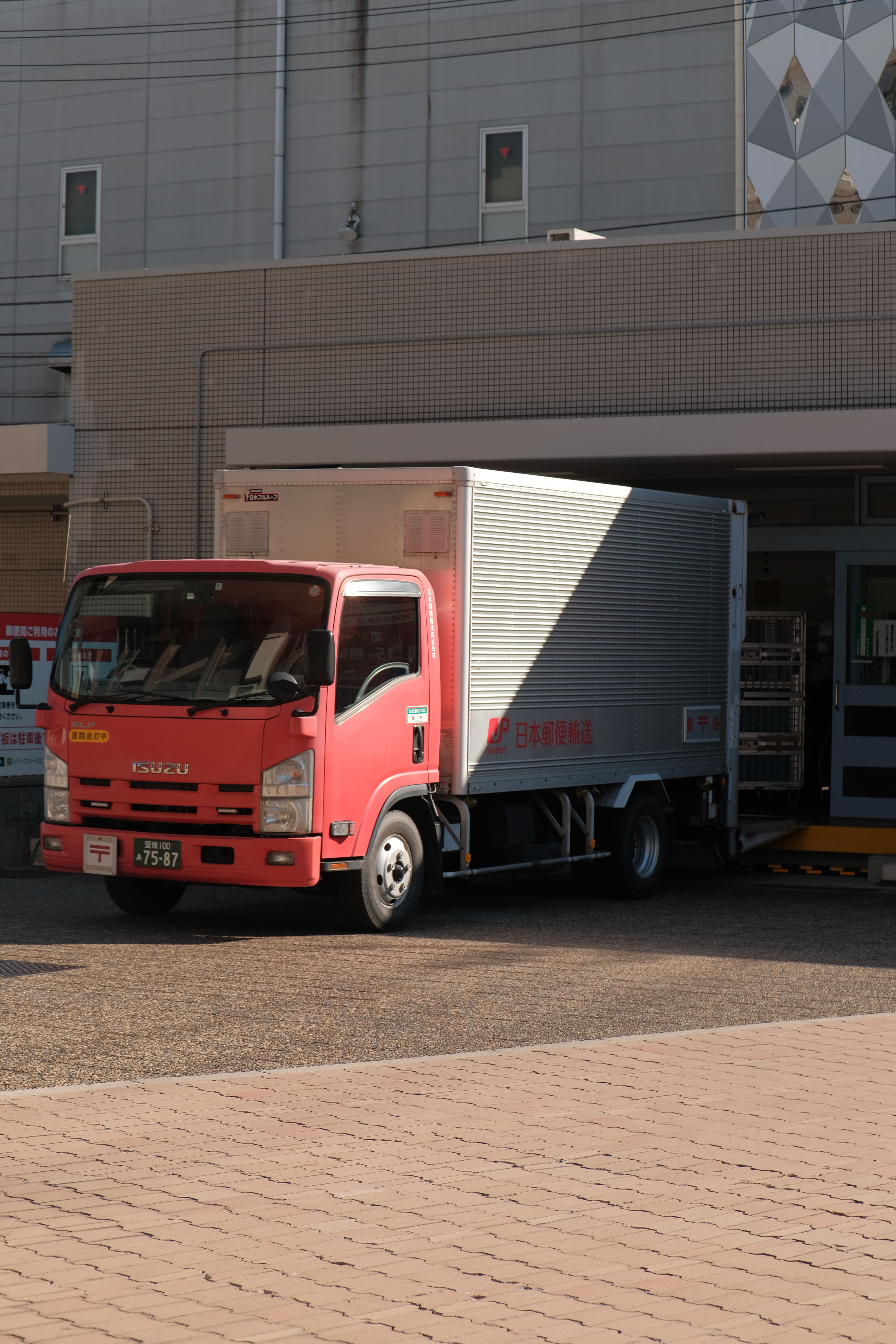 Truck Warehouse Photos, Download The BEST Free Truck Warehouse Stock ...