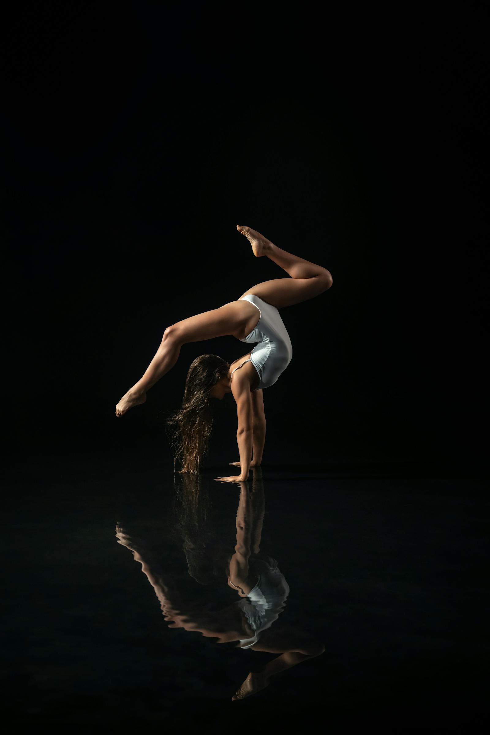 Acrobat Poses Photos, Download The BEST Free Acrobat Poses Stock Photos ...