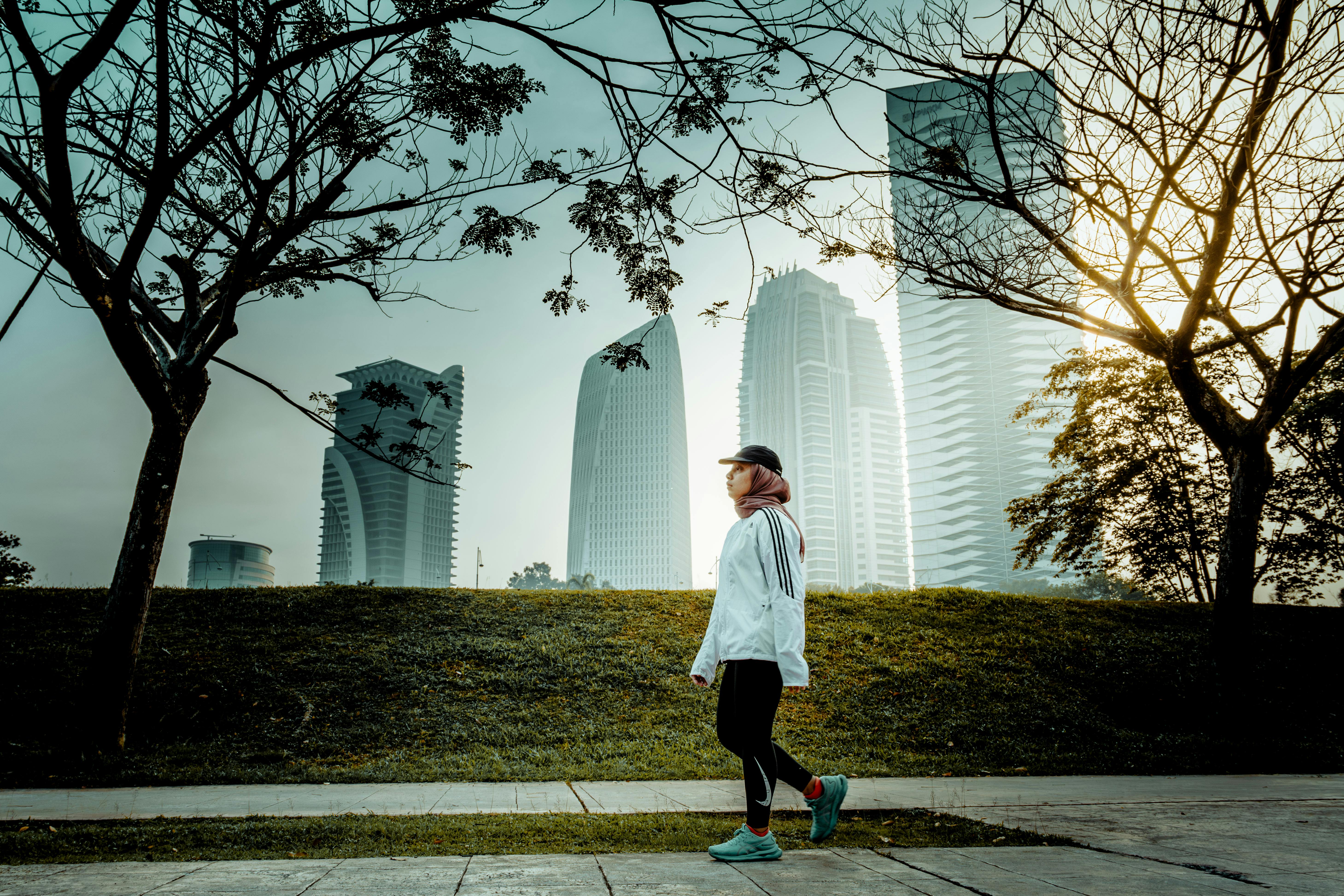 Bersenam Awal Pagi di Putrajaya · Free Stock Photo