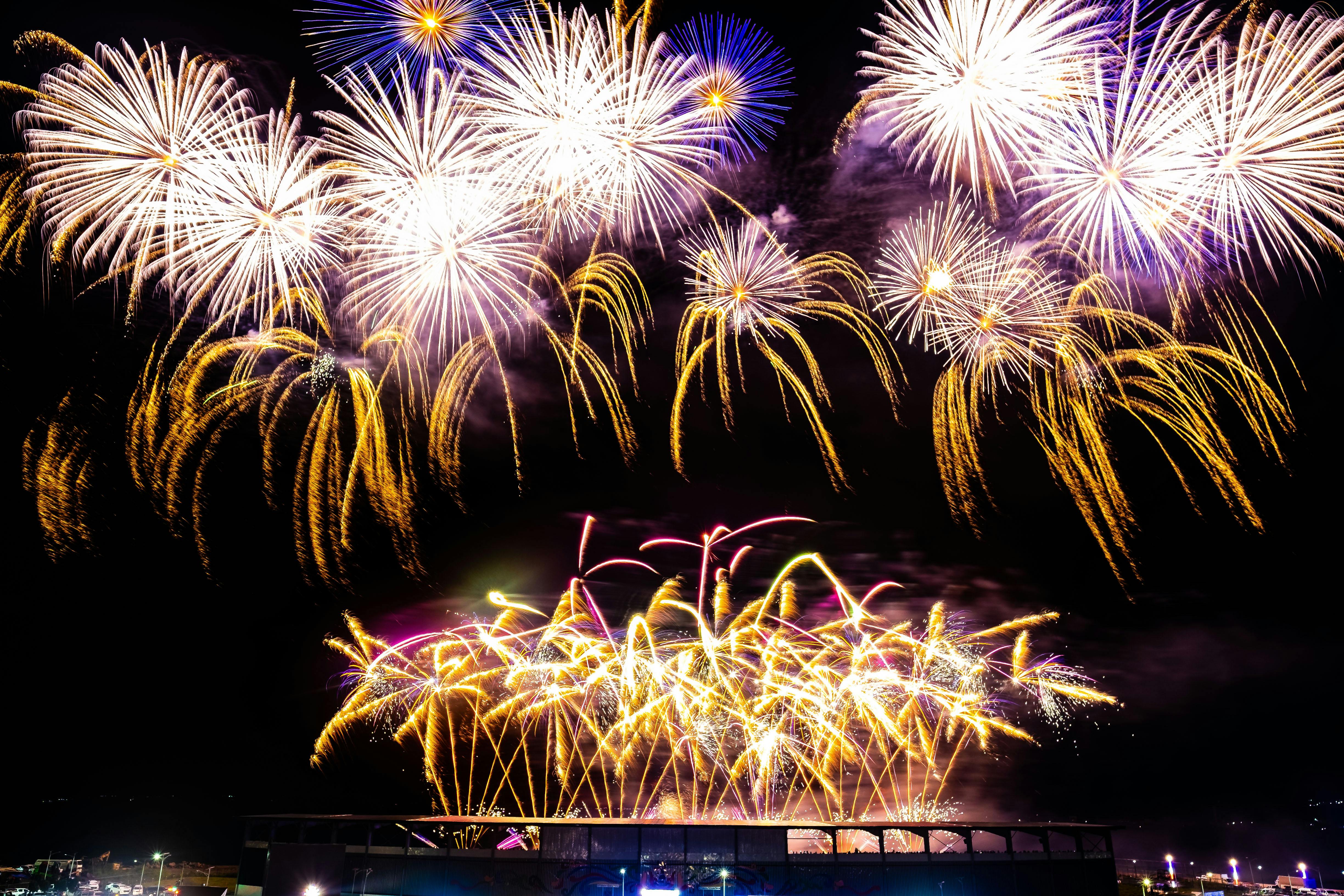 Fireworks at Night · Free Stock Photo