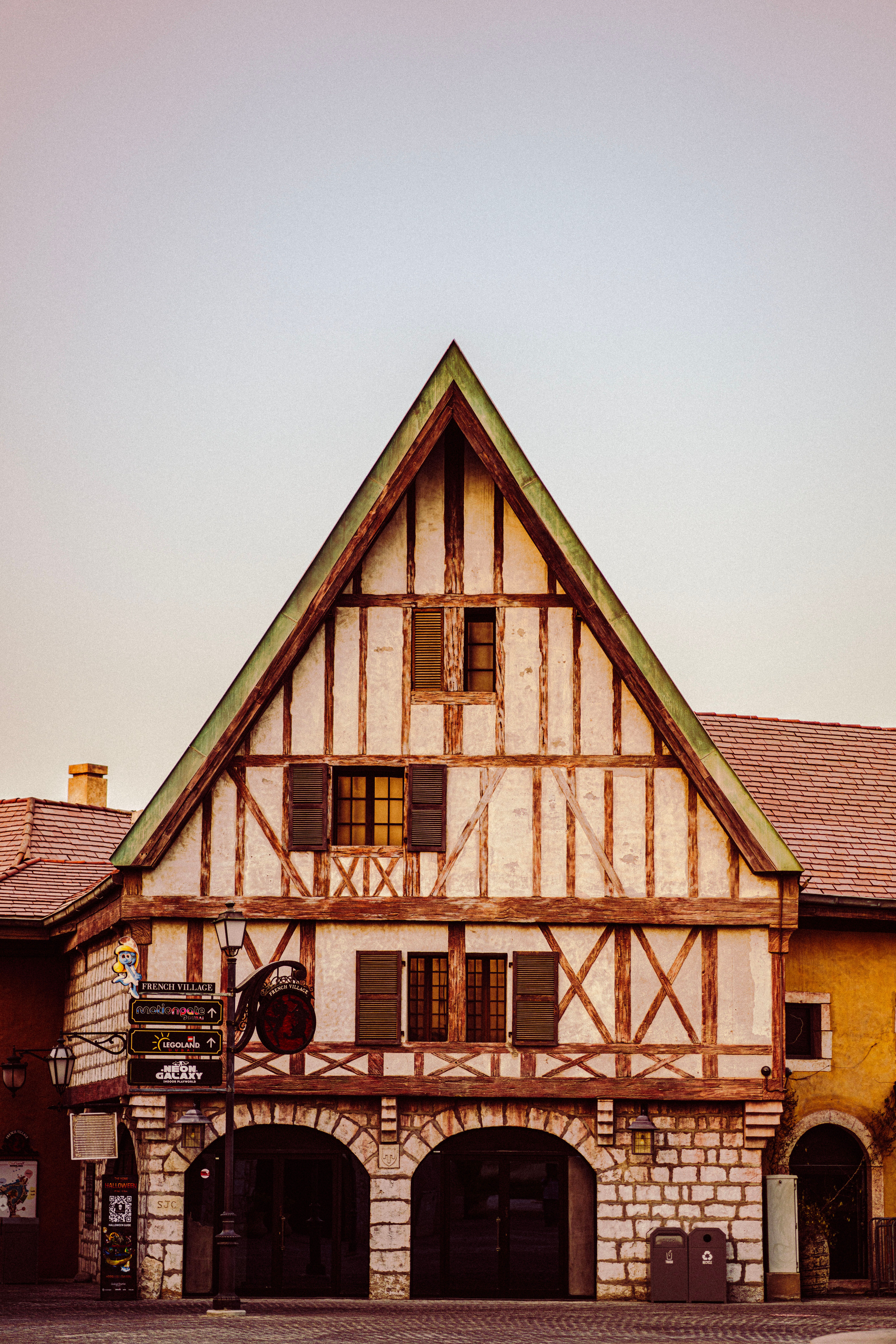 Vintage, Triangular House · Free Stock Photo