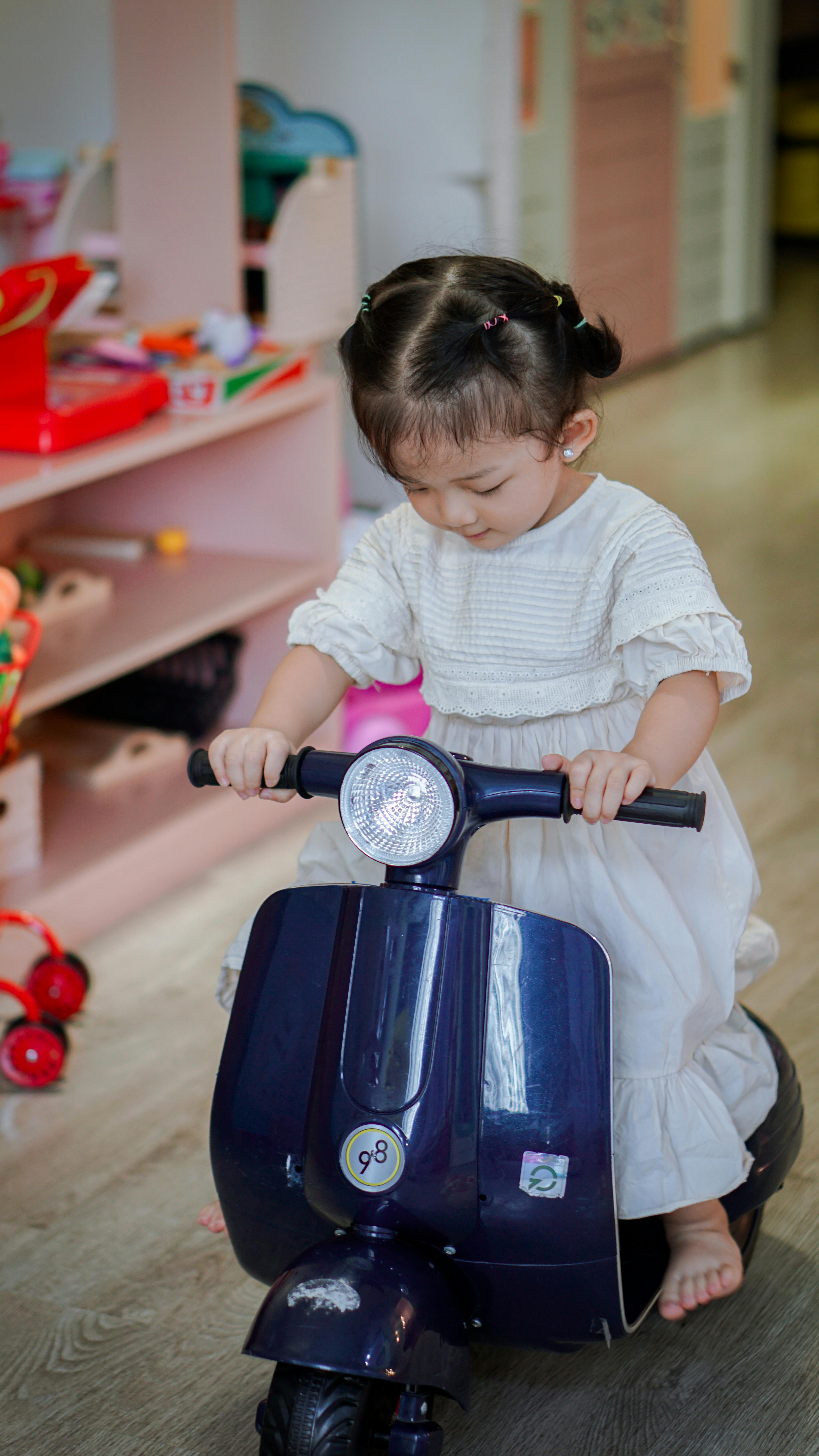 Kinder Photos, Download The BEST Free Kinder Stock Photos & HD Images