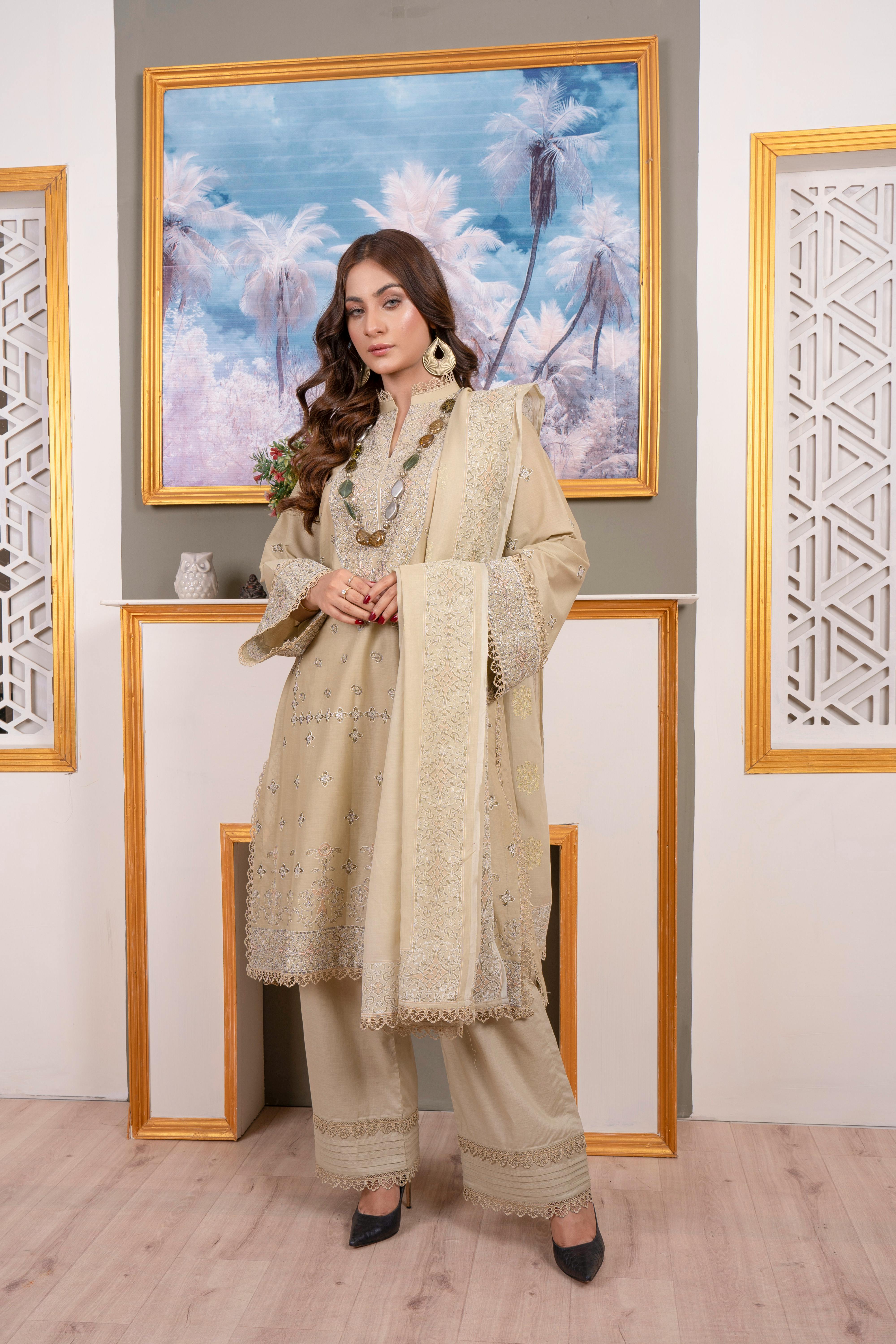 Standing Pakistani Model Photos, Download The BEST Free Standing ...