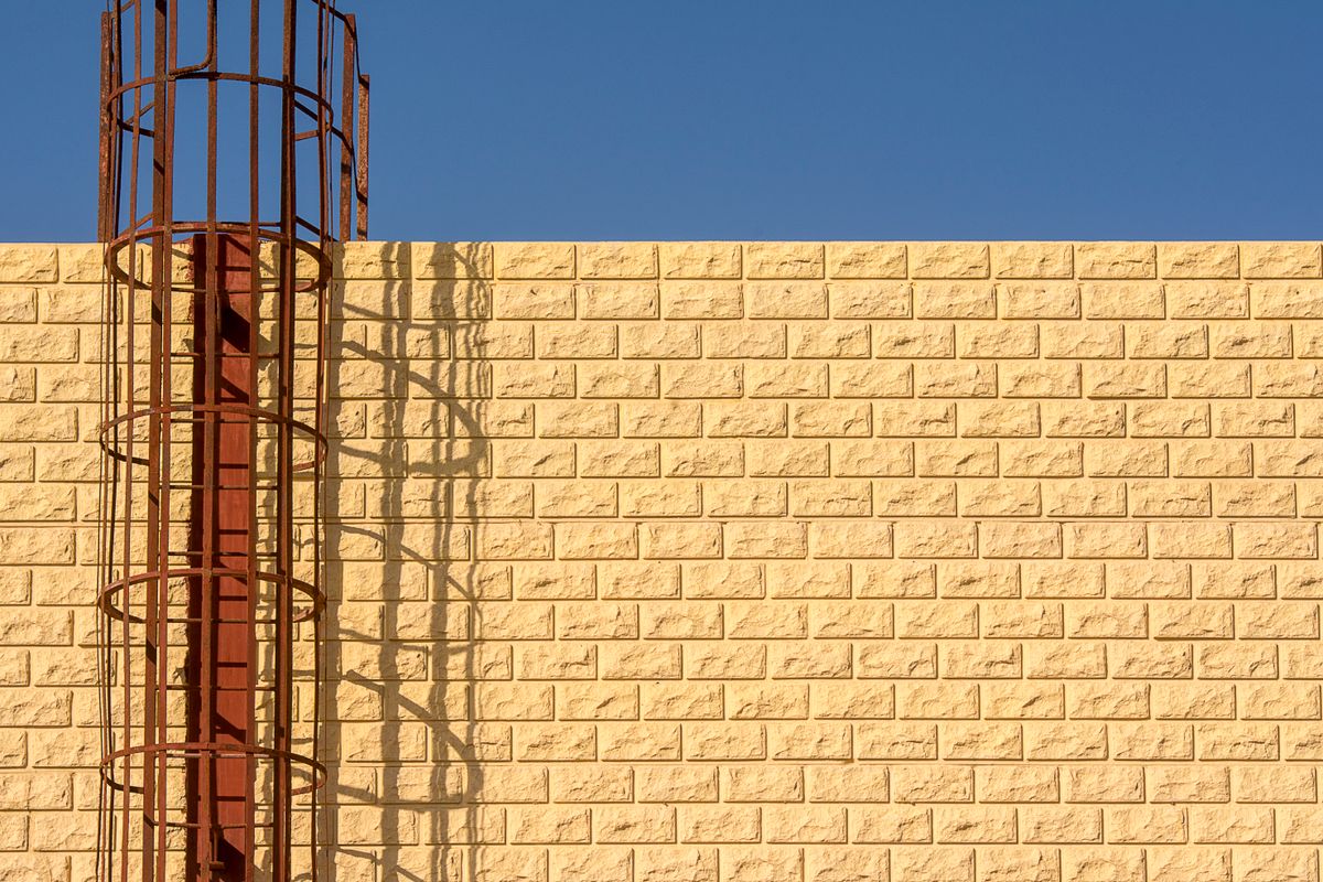 Yellow Ladder Photos, Download The BEST Free Yellow Ladder Stock Photos ...