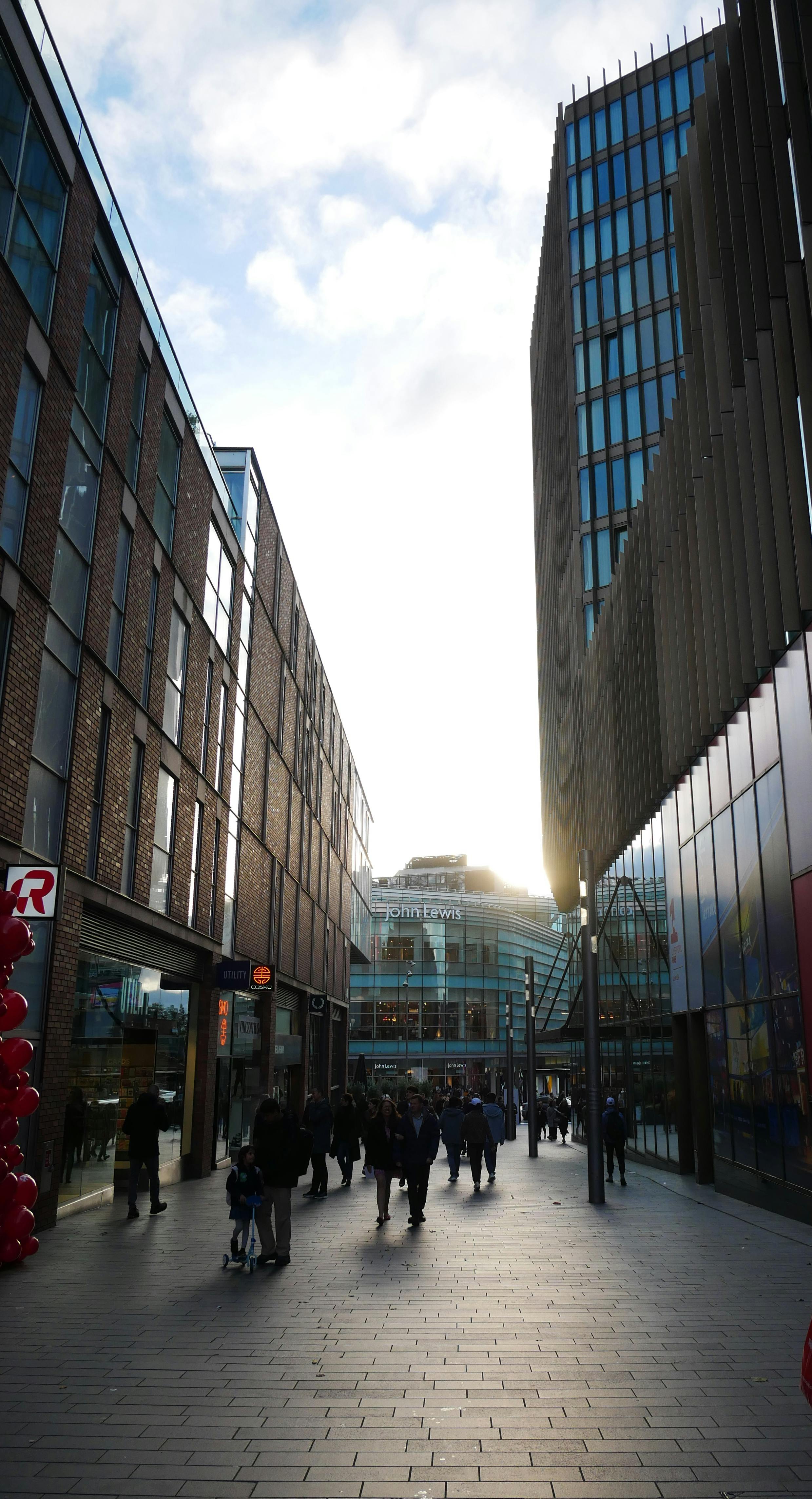 People in Alley in Liverpool · Free Stock Photo