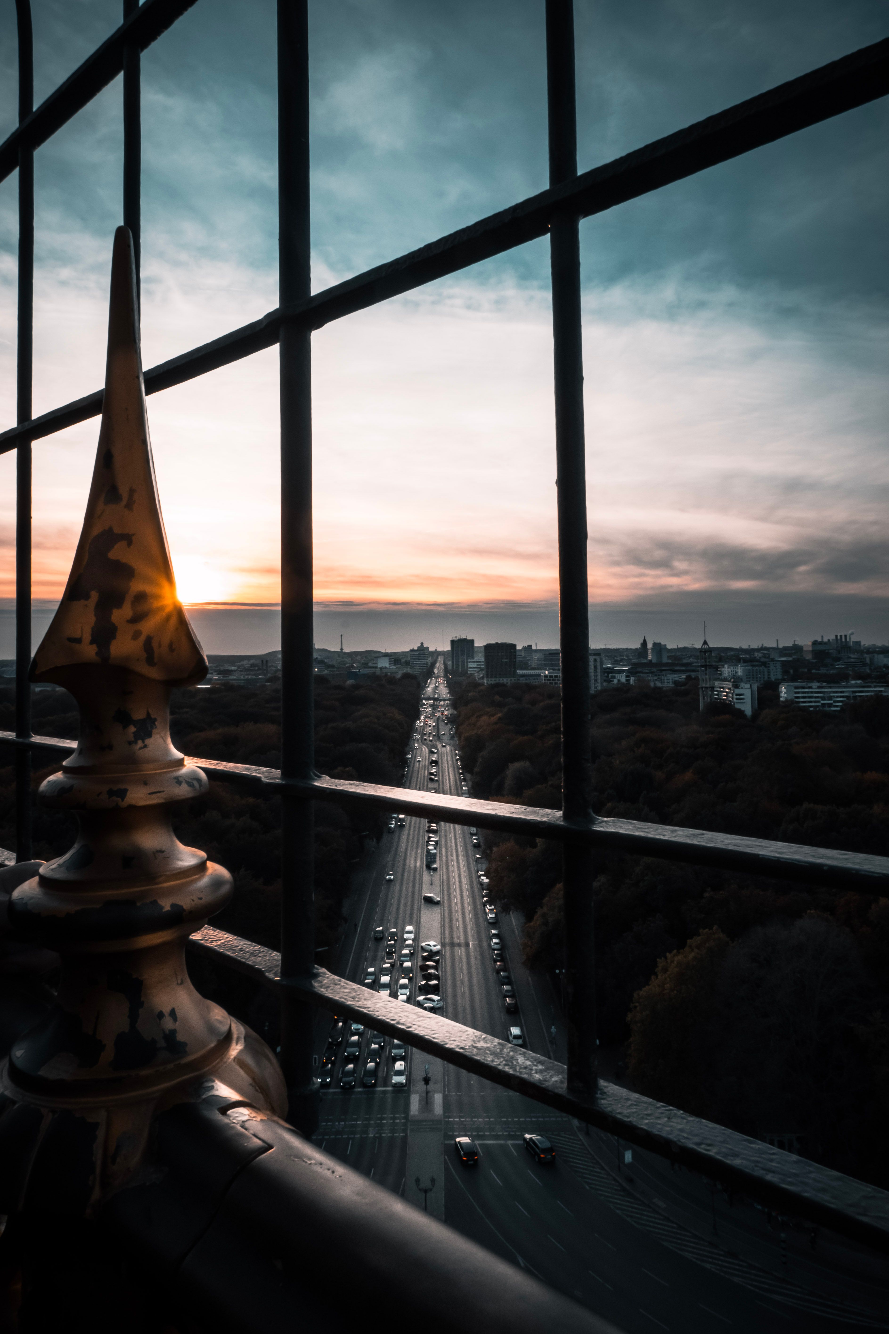 Street under Windows at Sunset · Free Stock Photo