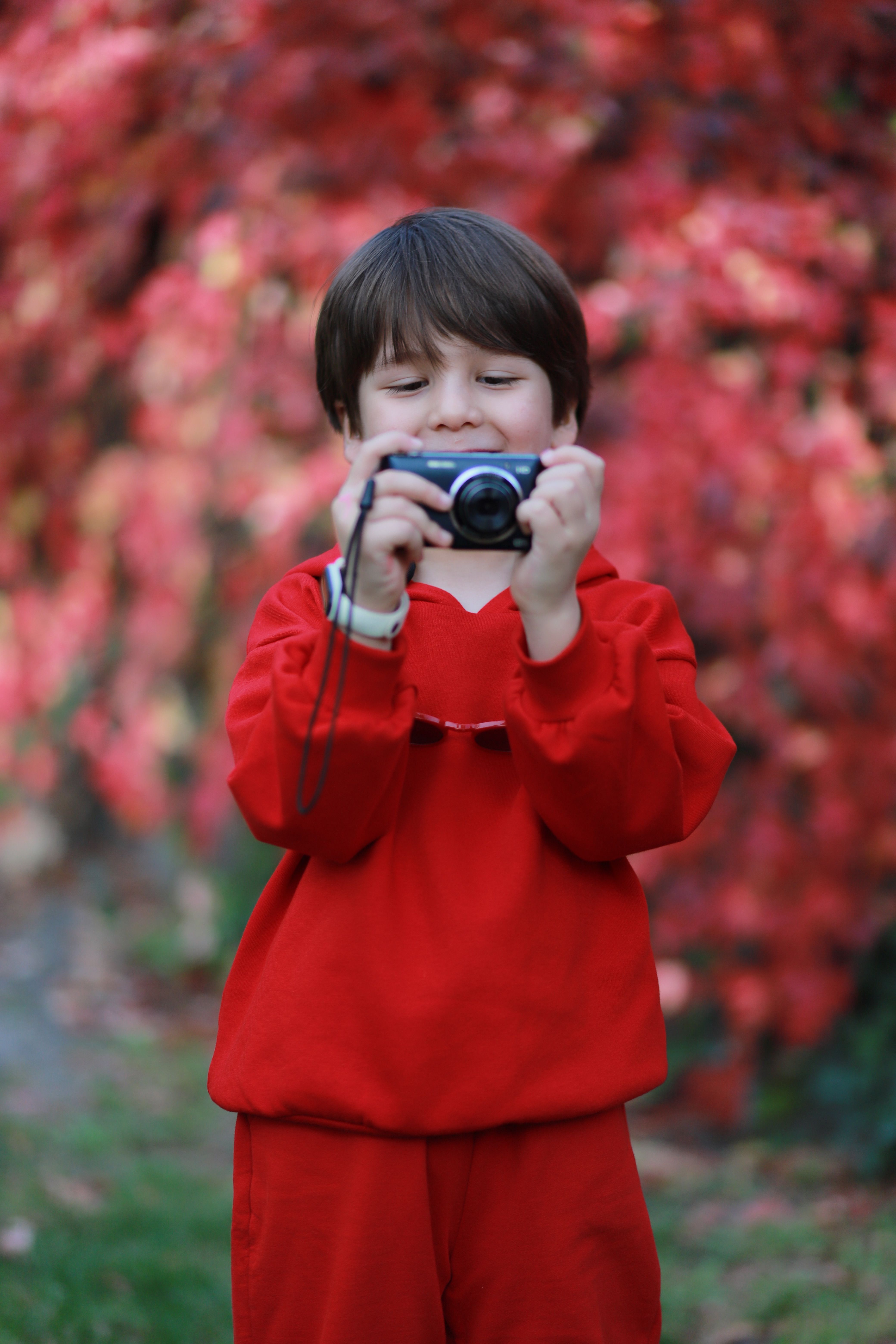 Kids Taking Pictures Outside Photos, Download The BEST Free Kids Taking ...