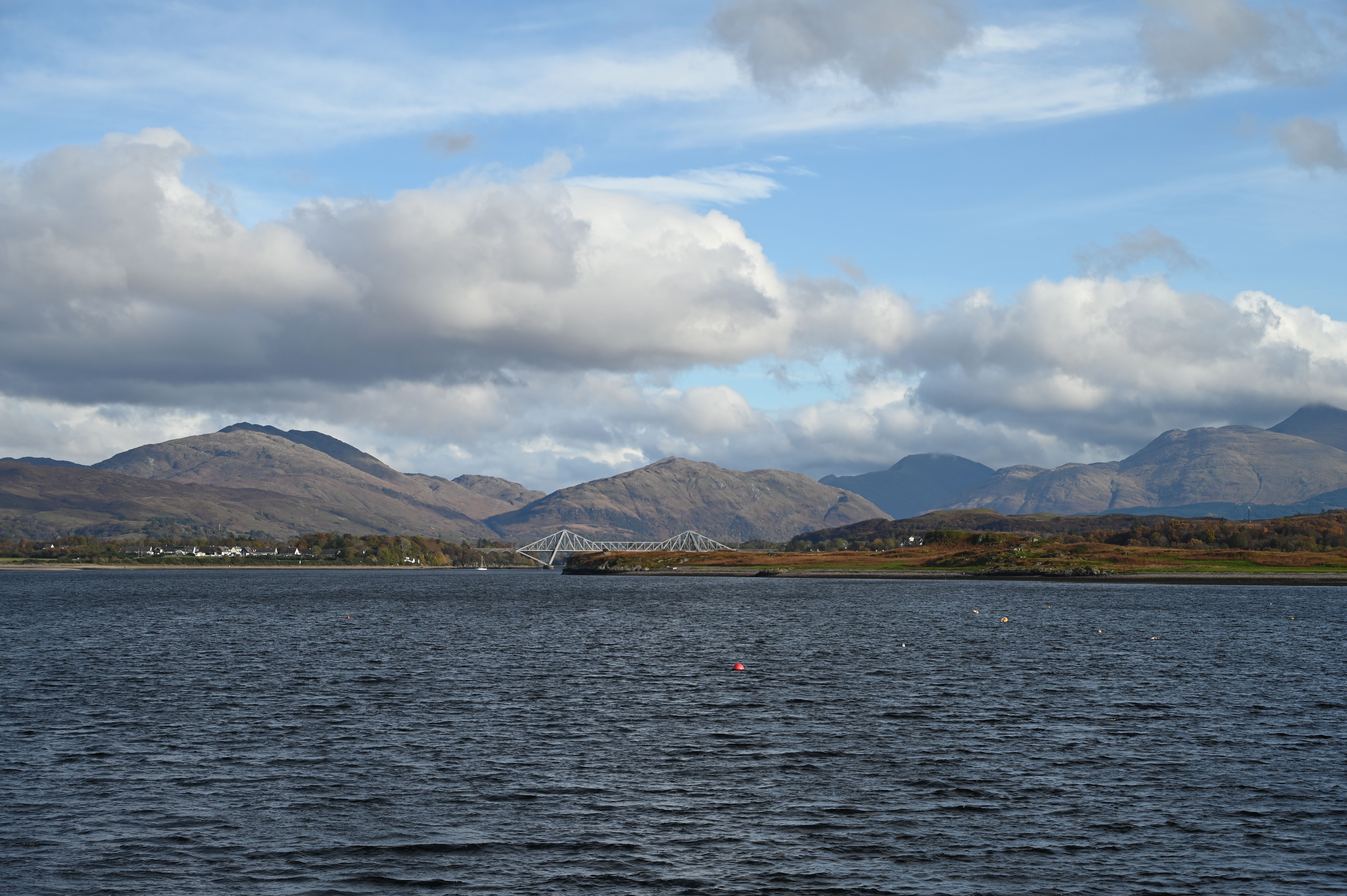 View of a Lake and Distant Mountains in Scotland · Free Stock Photo