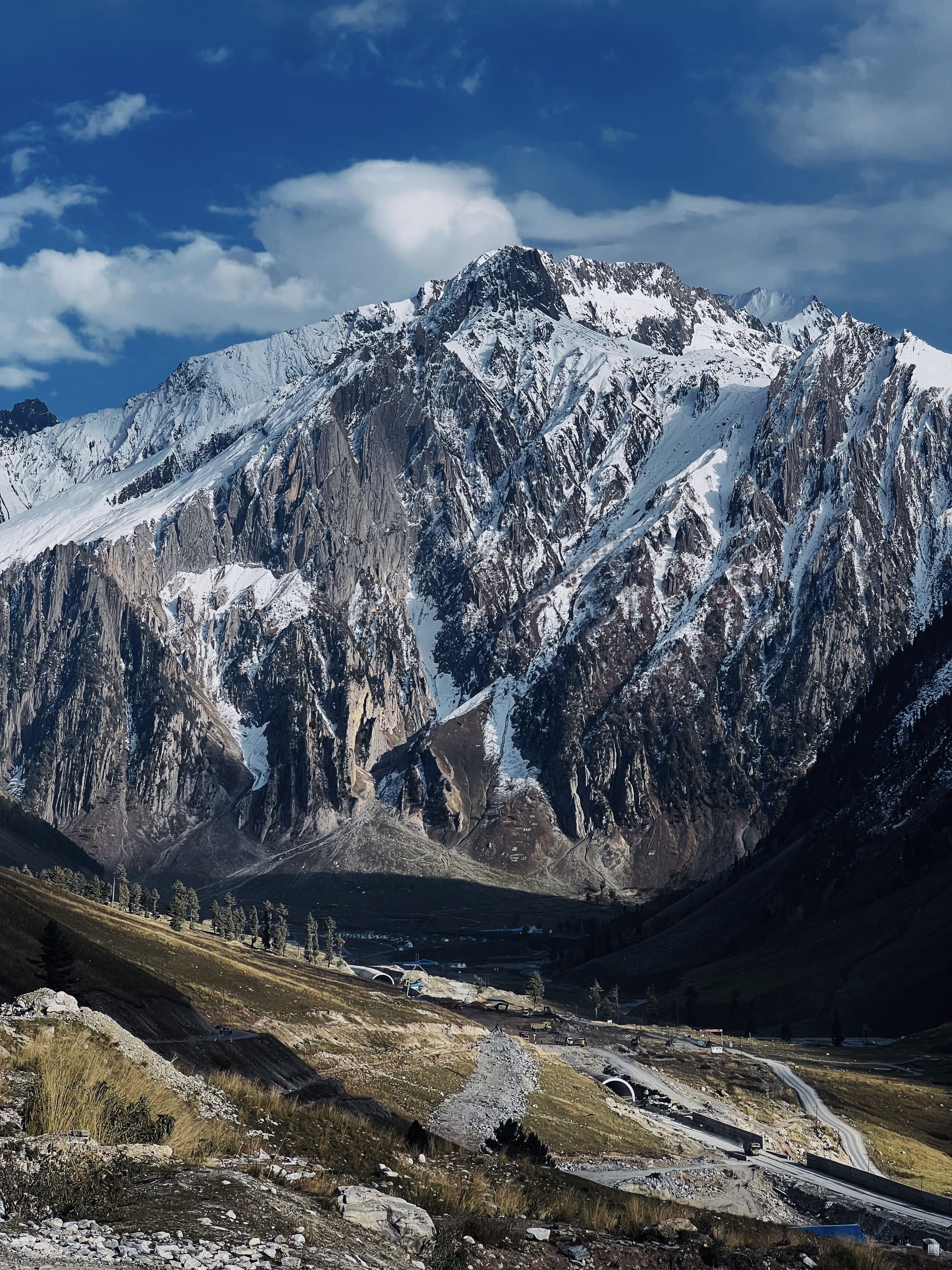 Brown and Gray Mountain Ranges Photography · Free Stock Photo