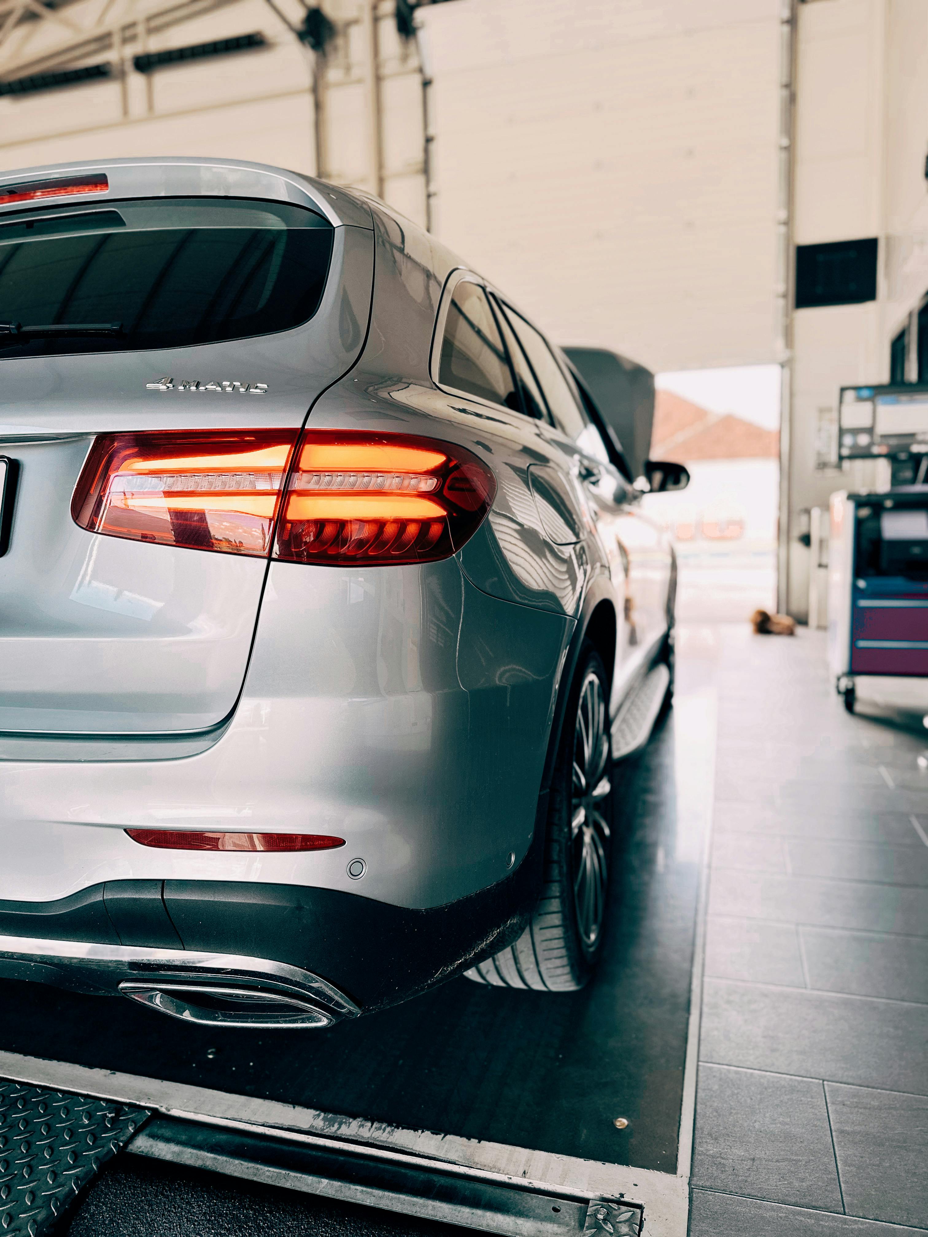 Mercedes benz · Free Stock Photo