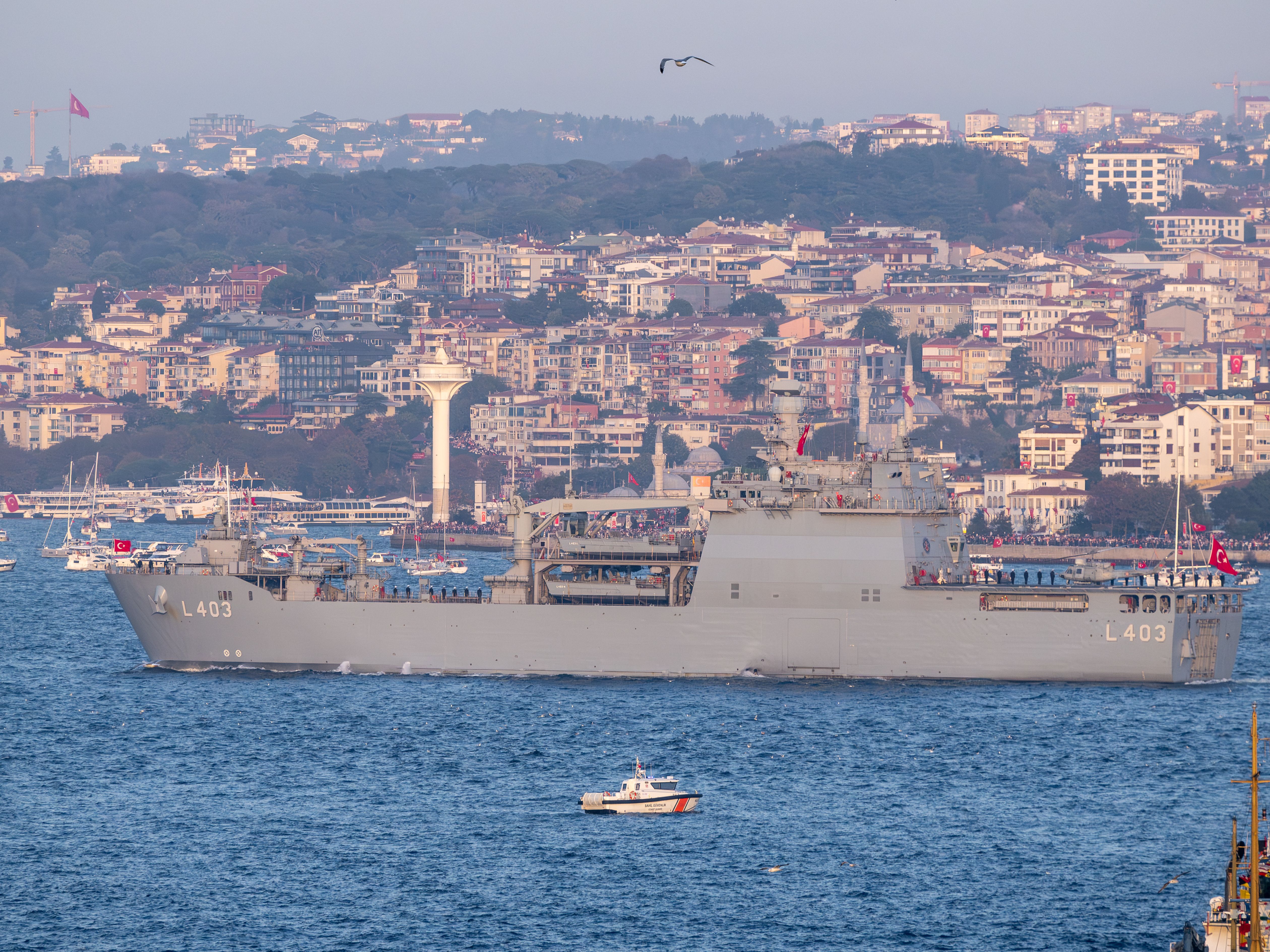 Turkish TCG Sancaktar Landing Ship Entering Harbor · Free Stock Photo