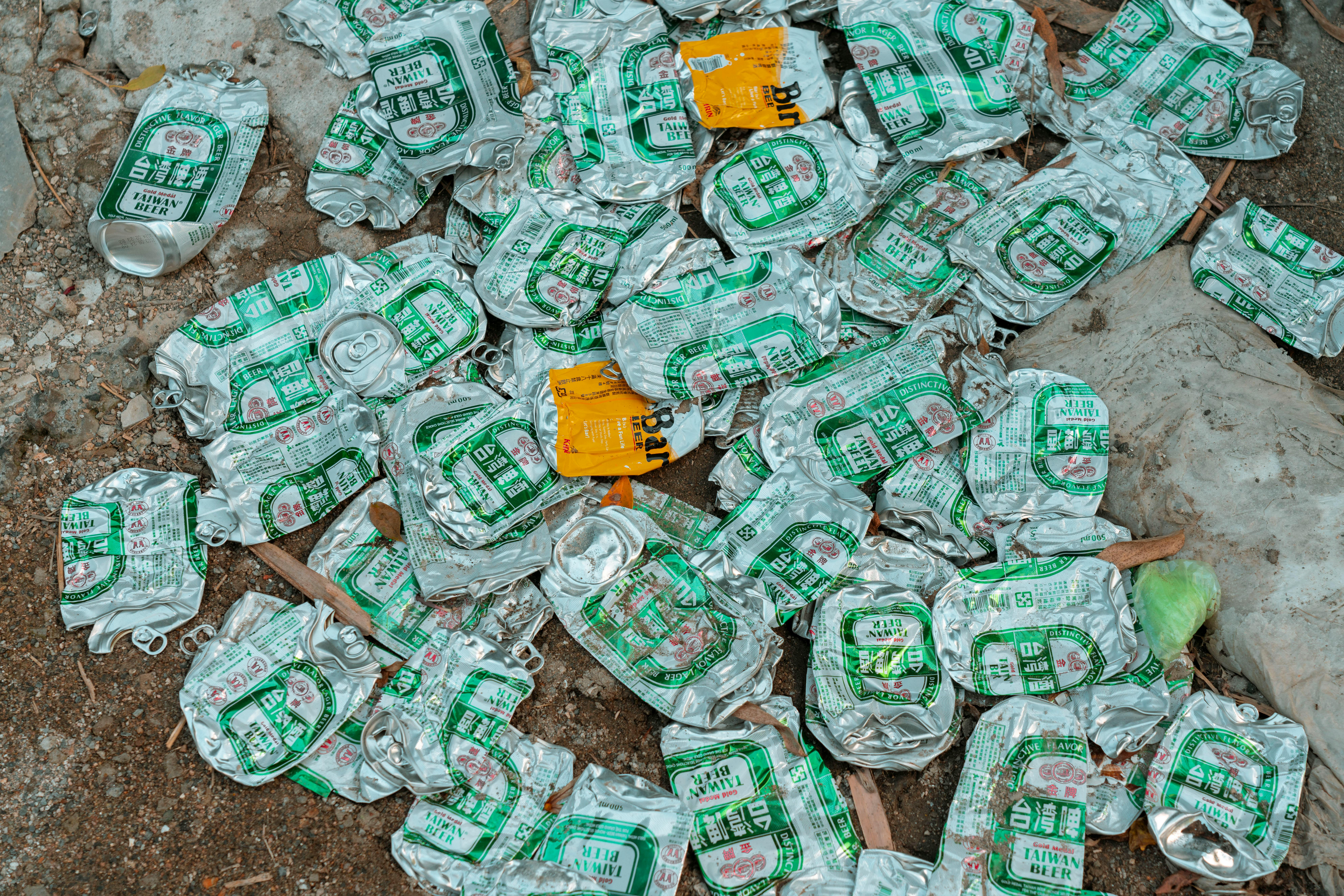 7.671+ Fotos y Imágenes de Reciclaje de latas Gratis · Banco de Fotos ...