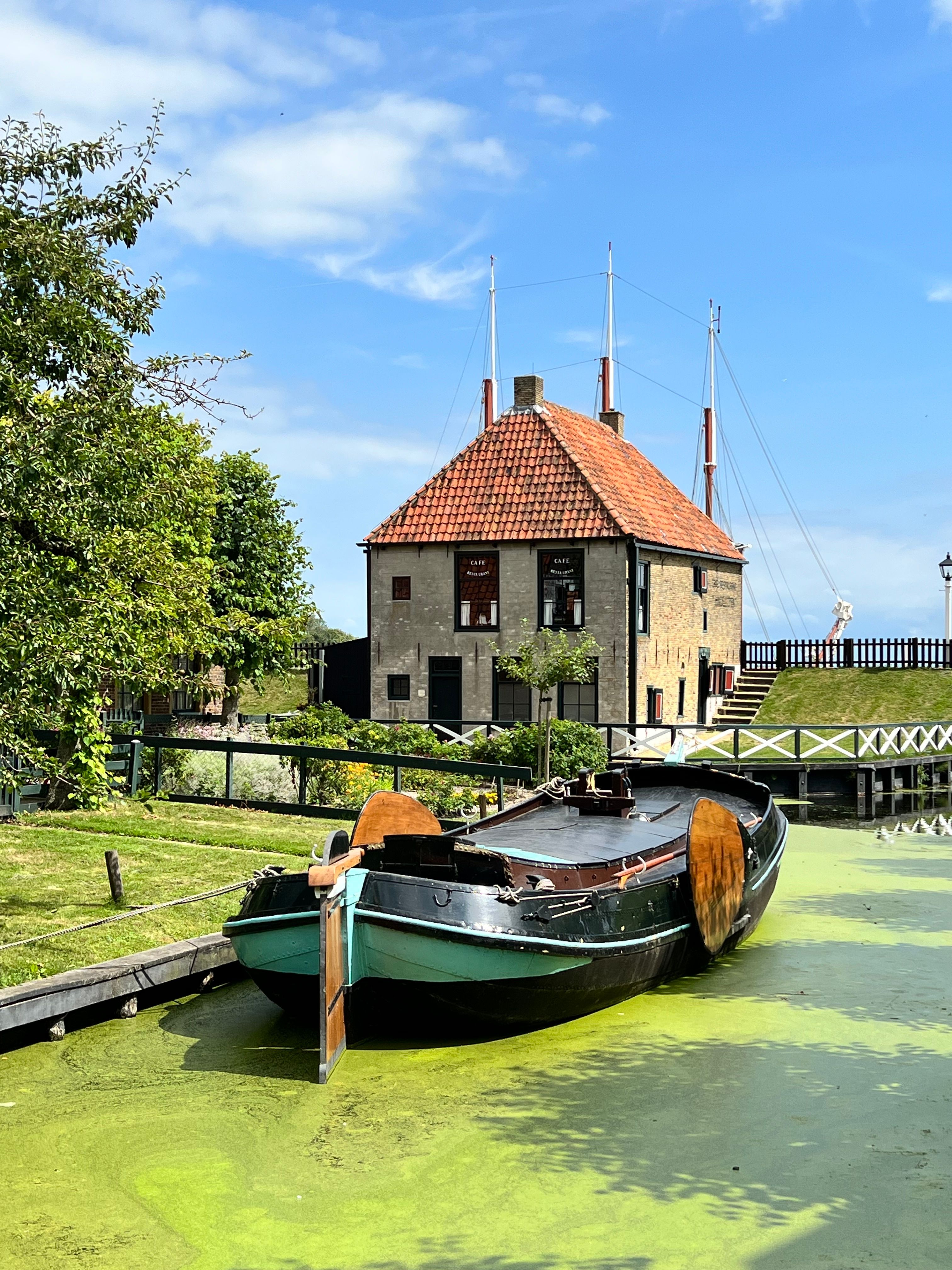 Boat Restaurant Photos, Download The BEST Free Boat Restaurant Stock ...