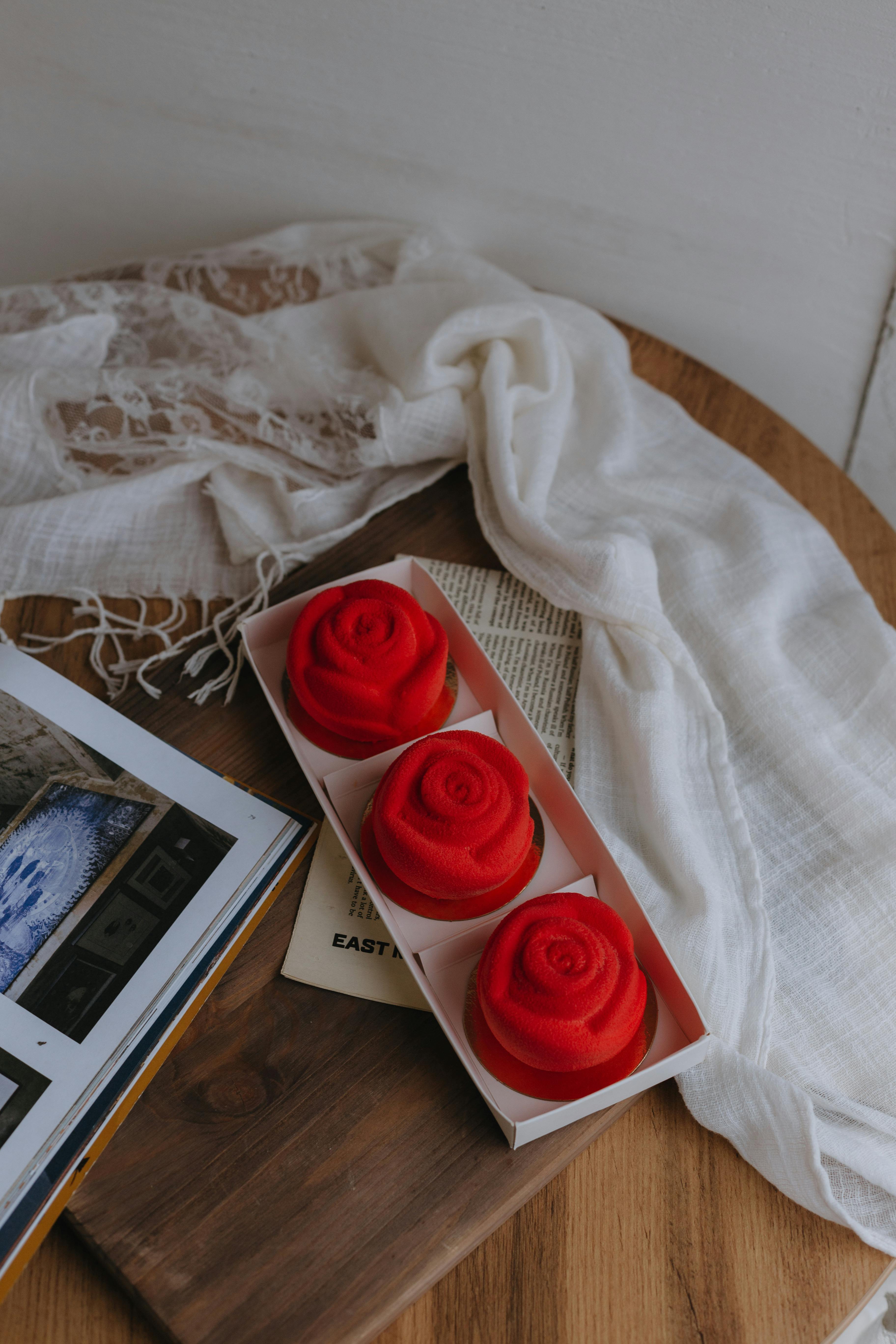Rose Shaped Cakes in a Box · Free Stock Photo