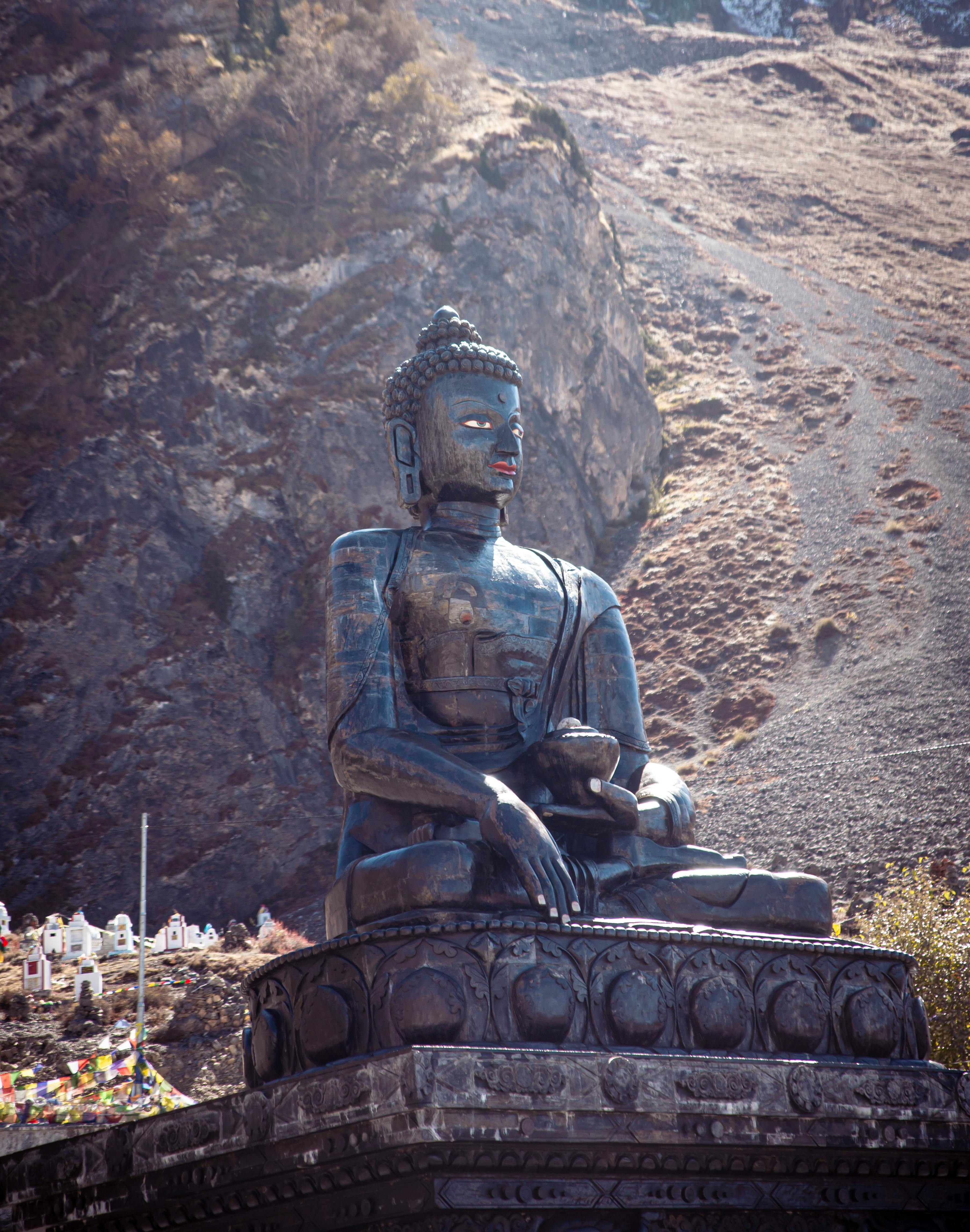 Statue of Eastern God · Free Stock Photo