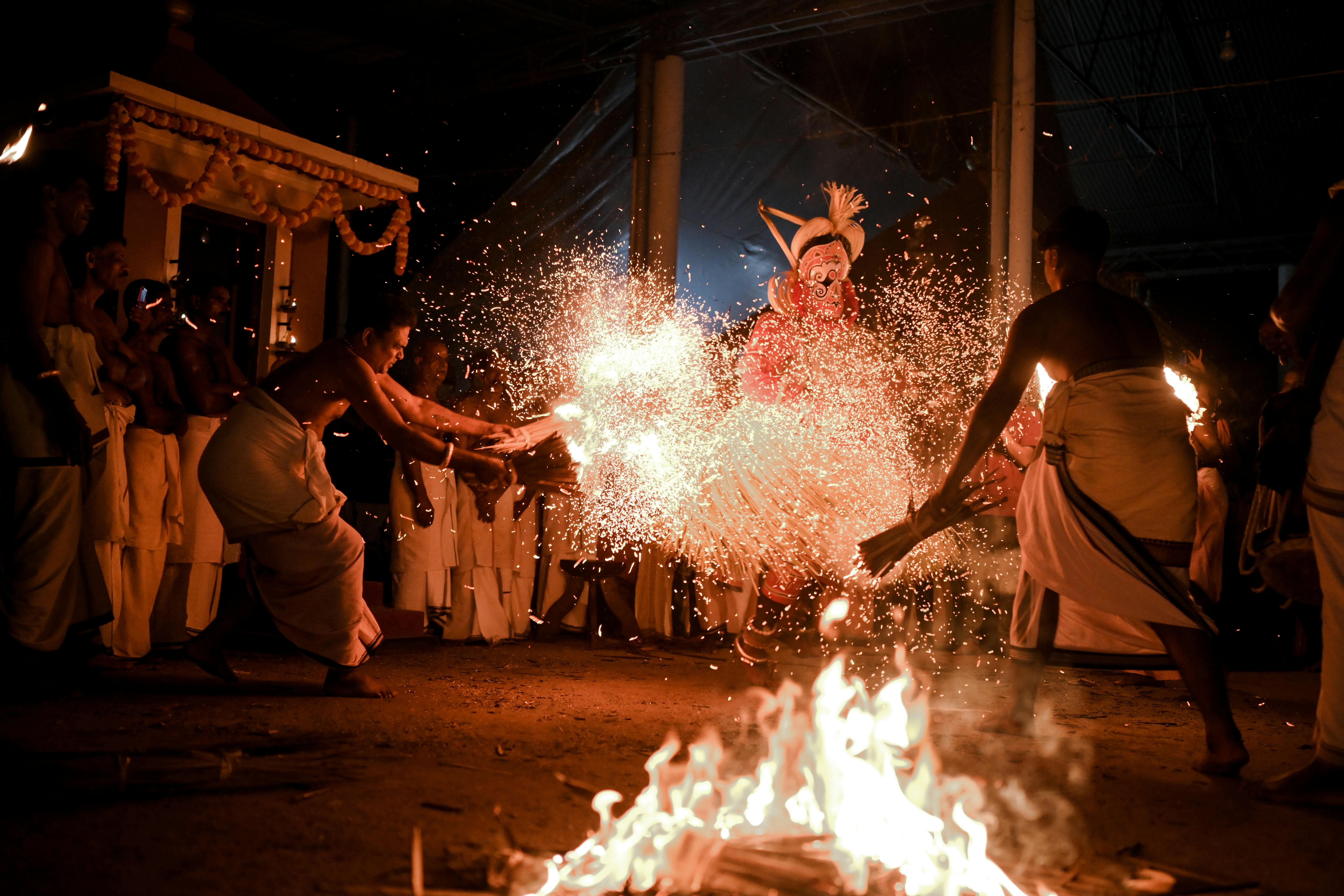 Bonfire Gathering Drums Photos, Download The BEST Free Bonfire ...