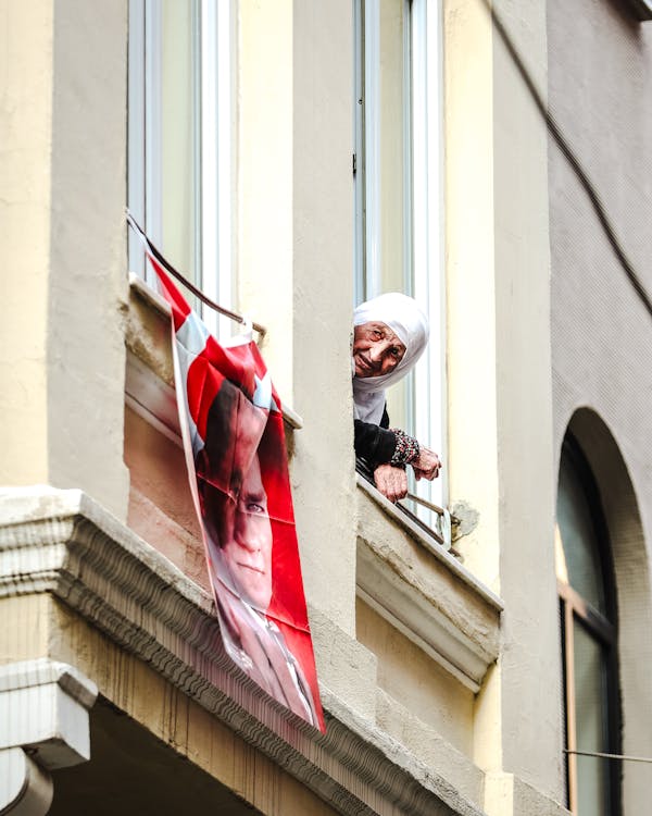 Window Peeking Photos, Download The BEST Free Window Peeking Stock ...