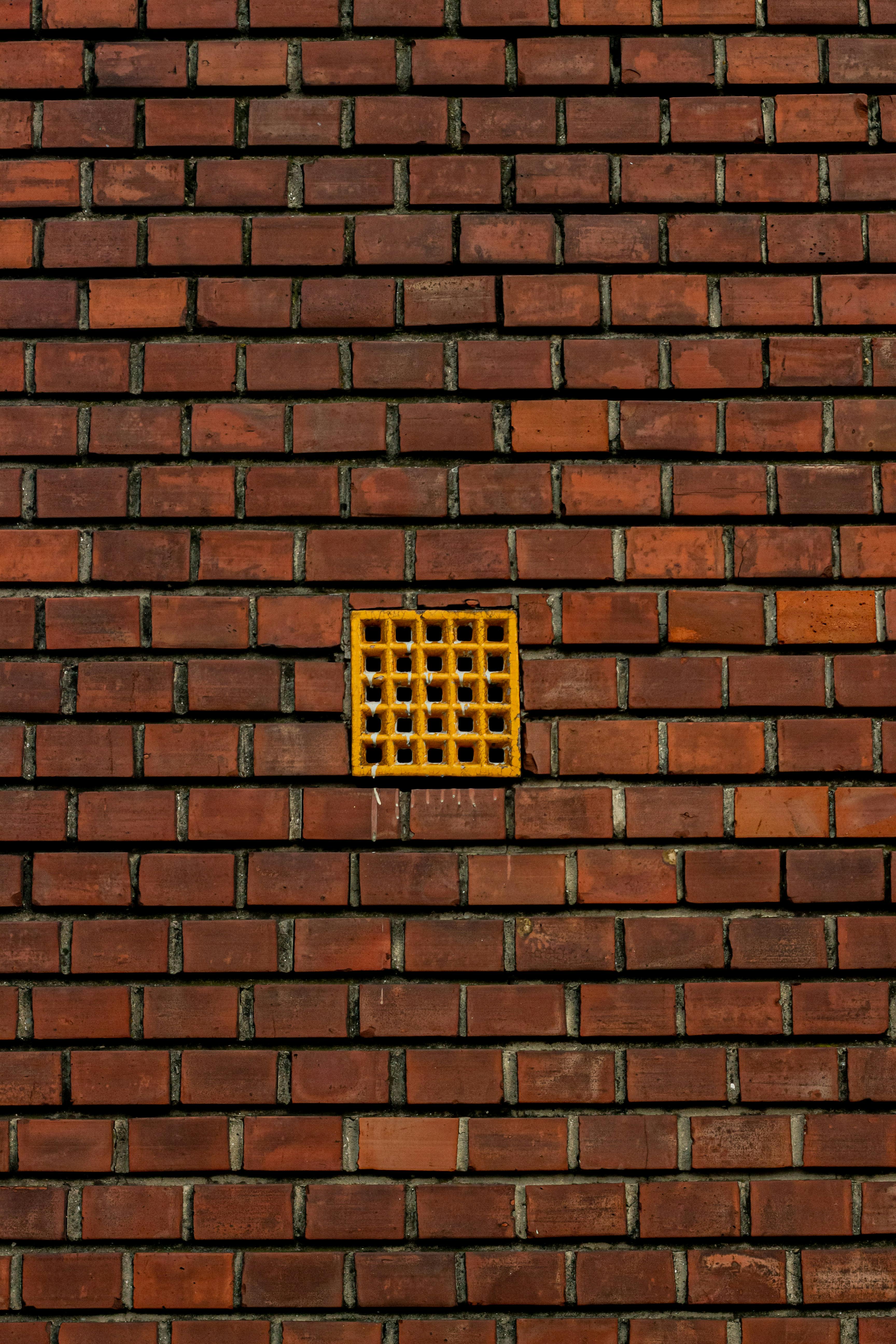Yellow Brick Building · Free Stock Photo