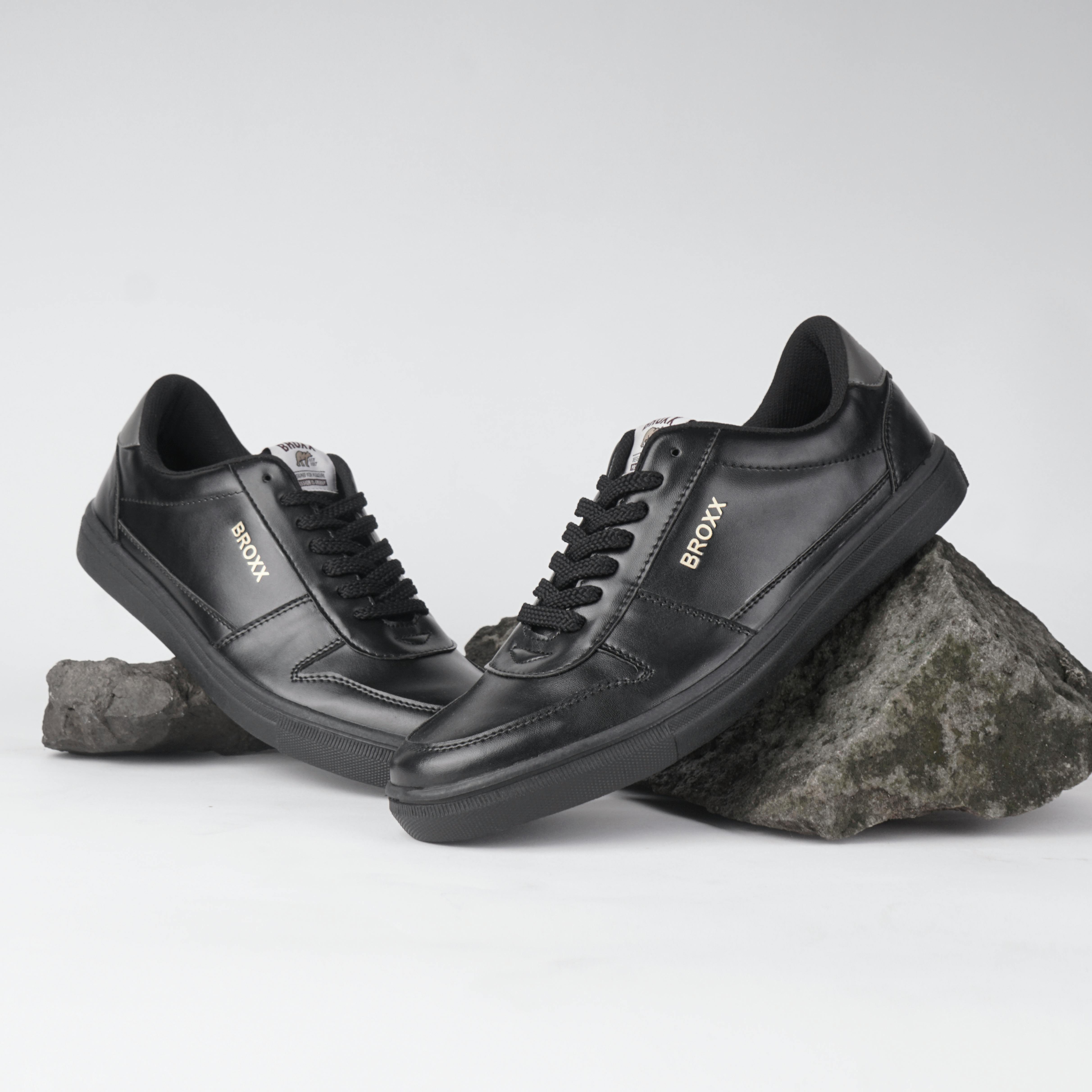 Sneaker Frame Photos, Download The BEST Free Sneaker Frame Stock Photos ...