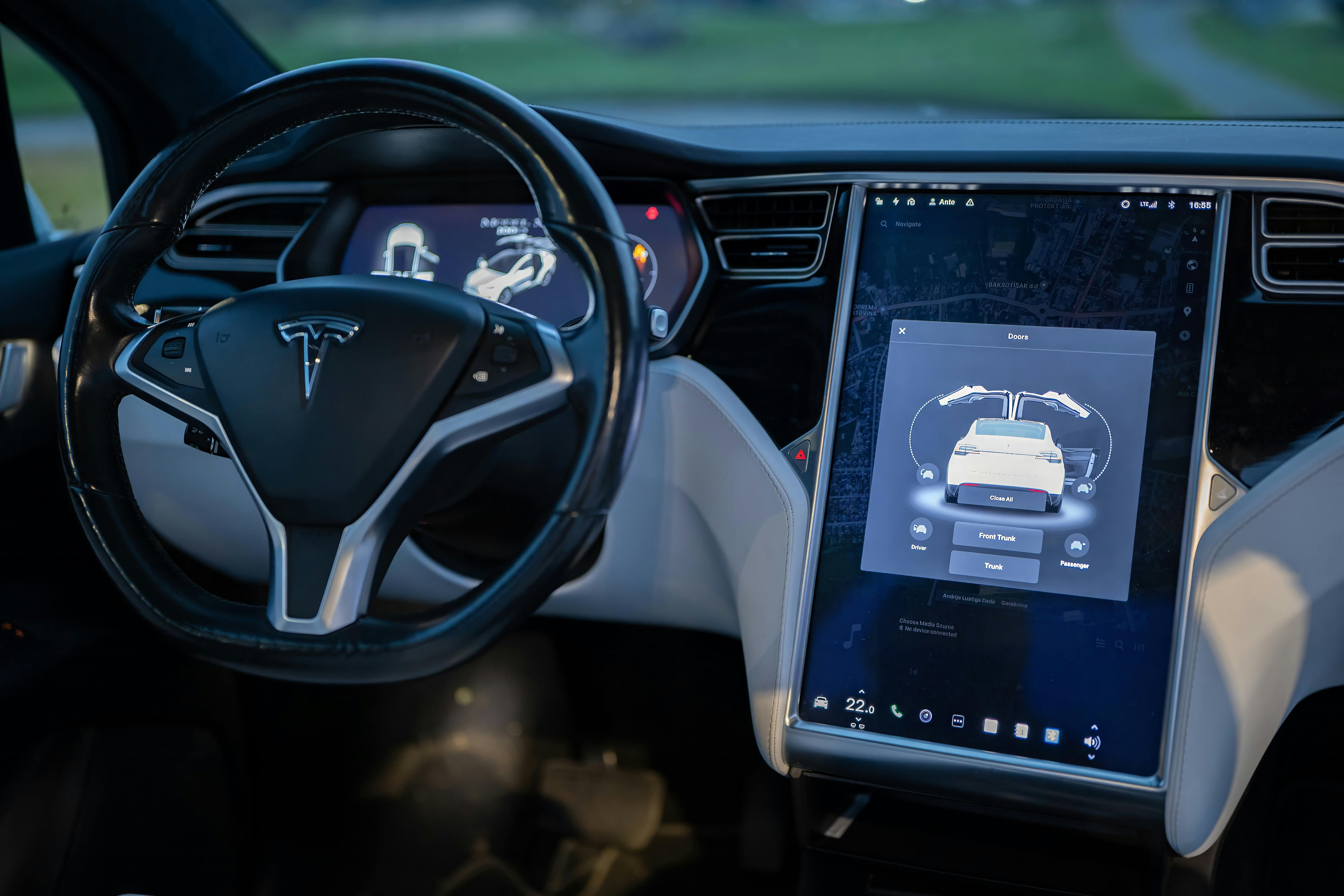Steering Wheel and Computer in Tesla Car · Free Stock Photo