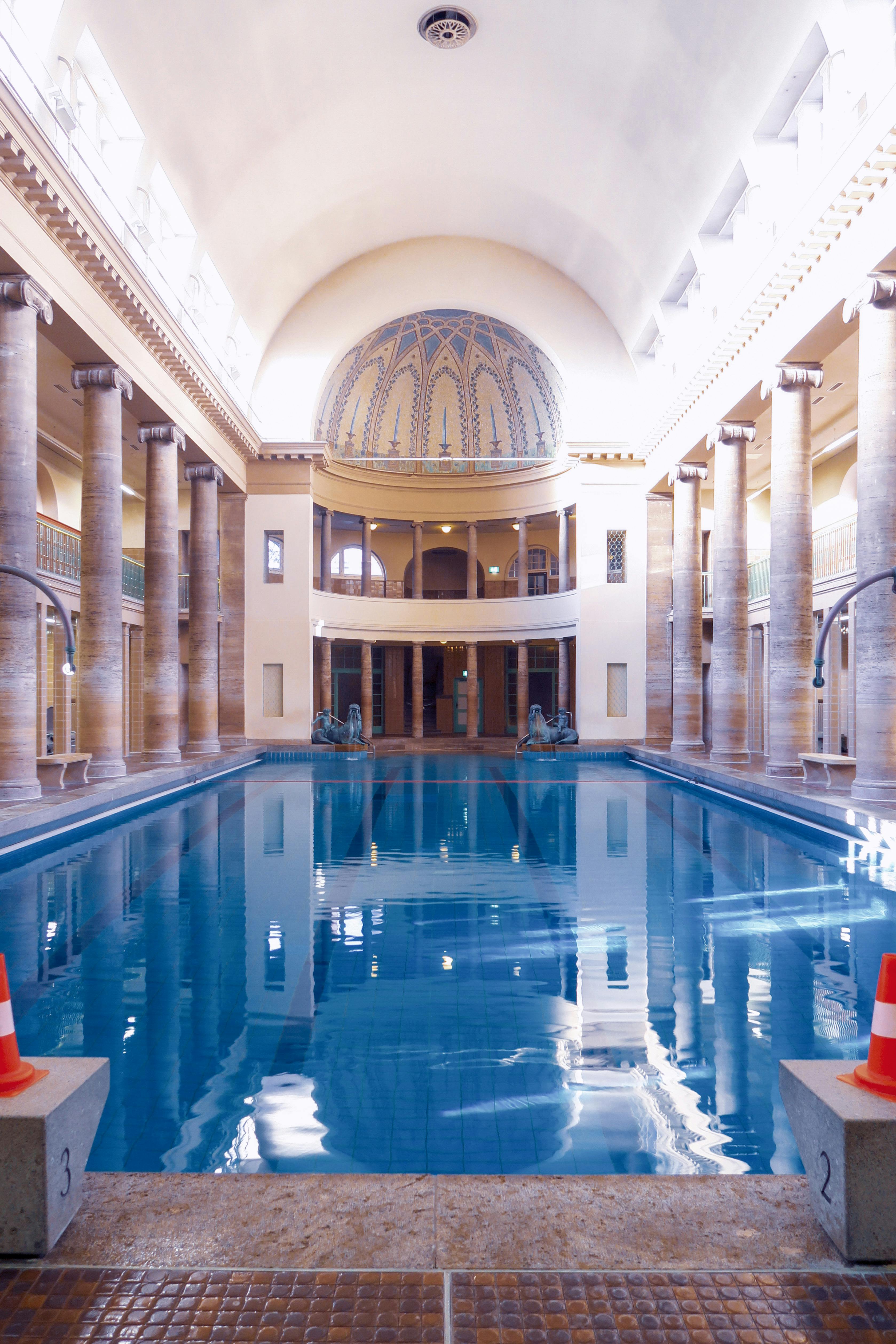 Swimming Pool in Berlin · Free Stock Photo