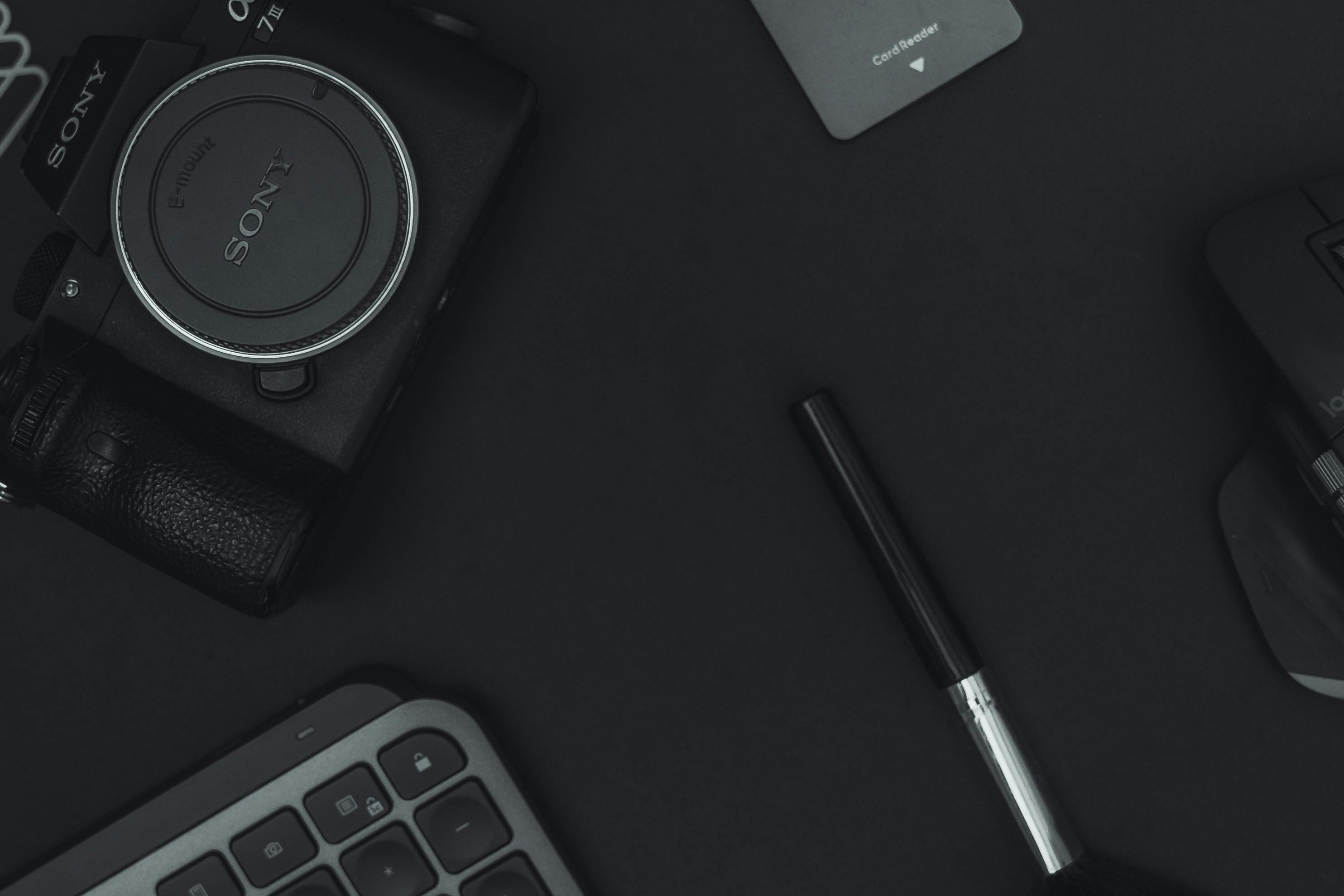 Photo gratuite de accessoires techniques, appareil photo, arrière plan ...