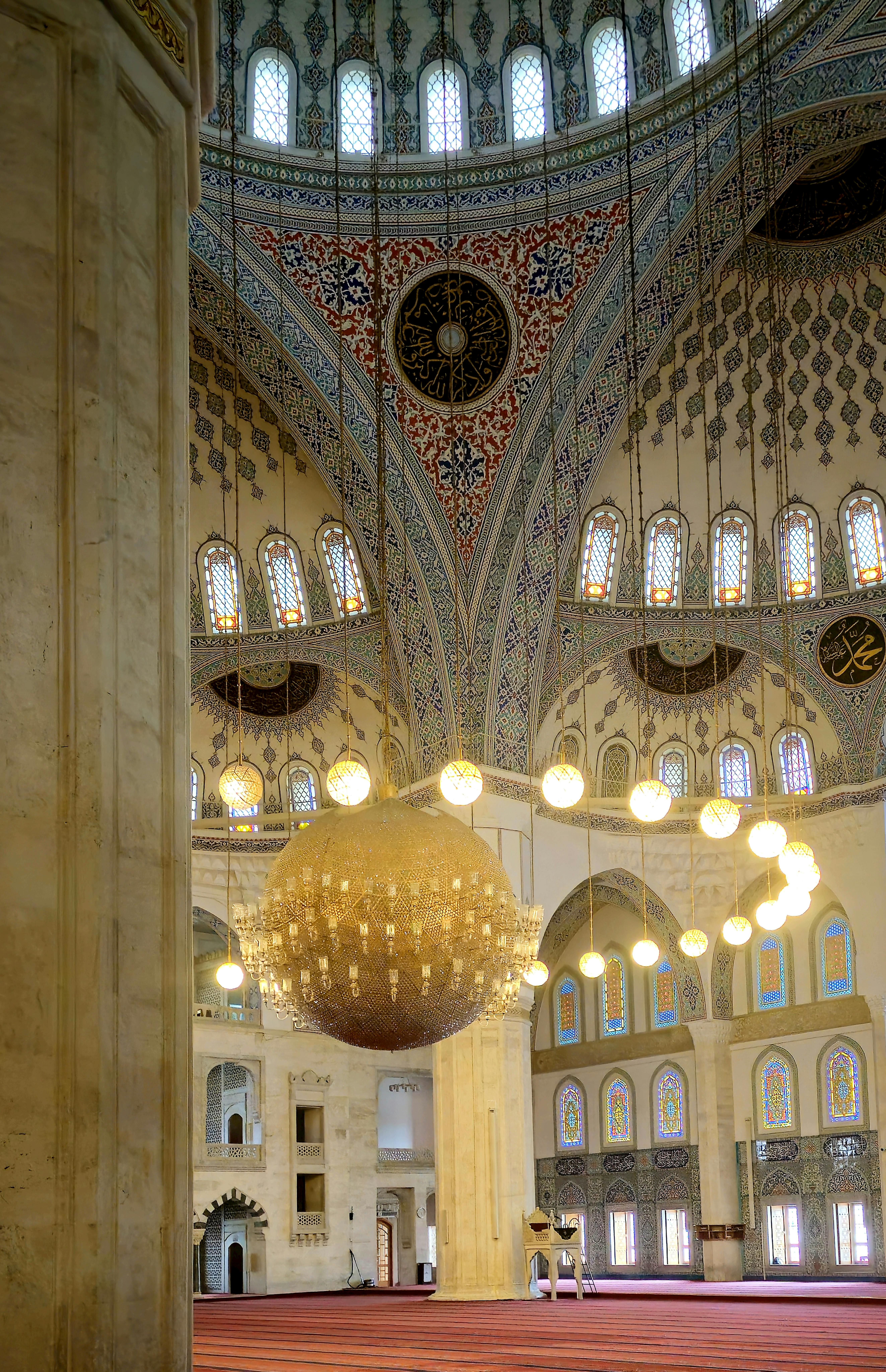 Intricate Interior of a Grand Mosque with Chandelier · Free Stock Photo