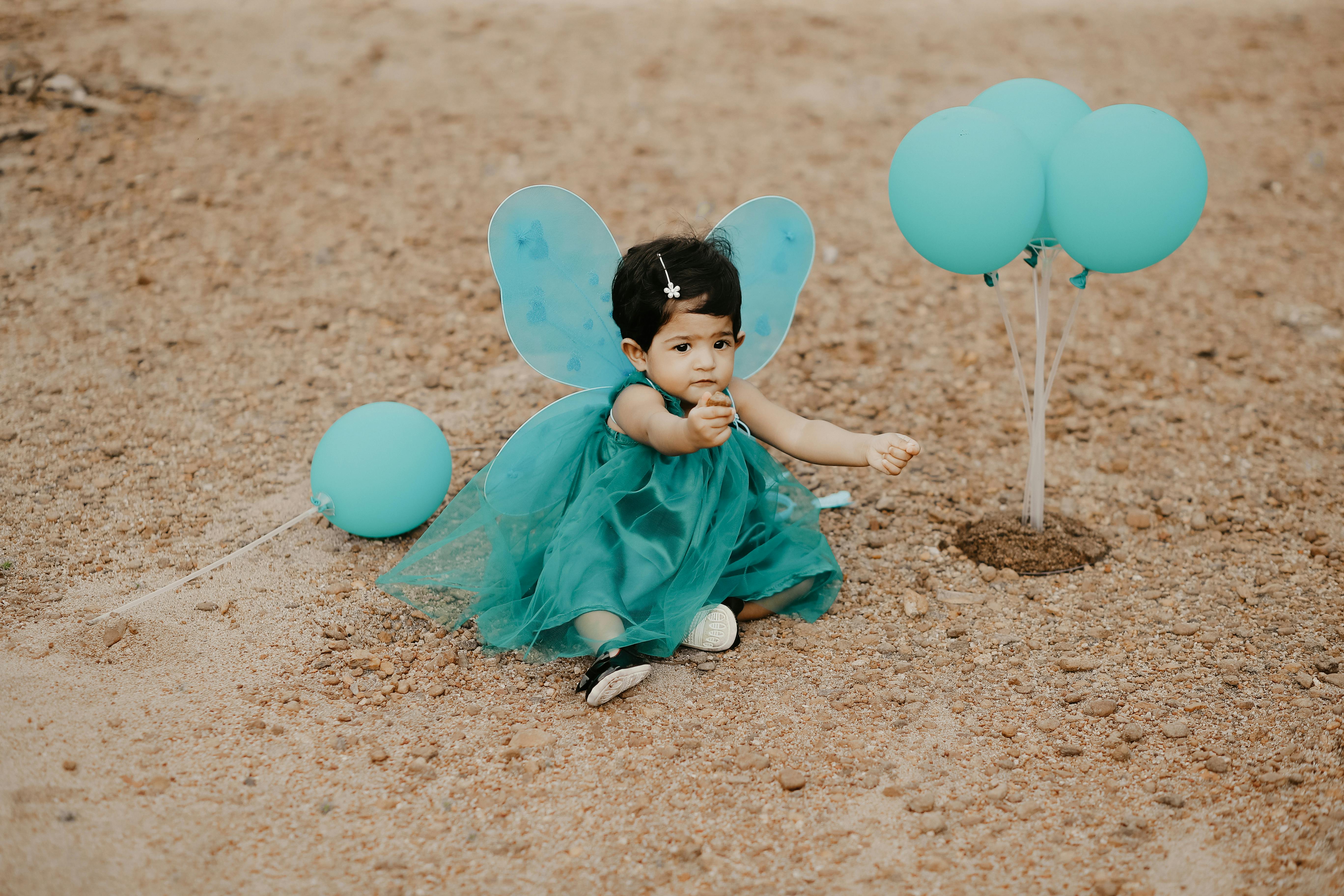 Short Wings Photos, Download The BEST Free Short Wings Stock Photos ...