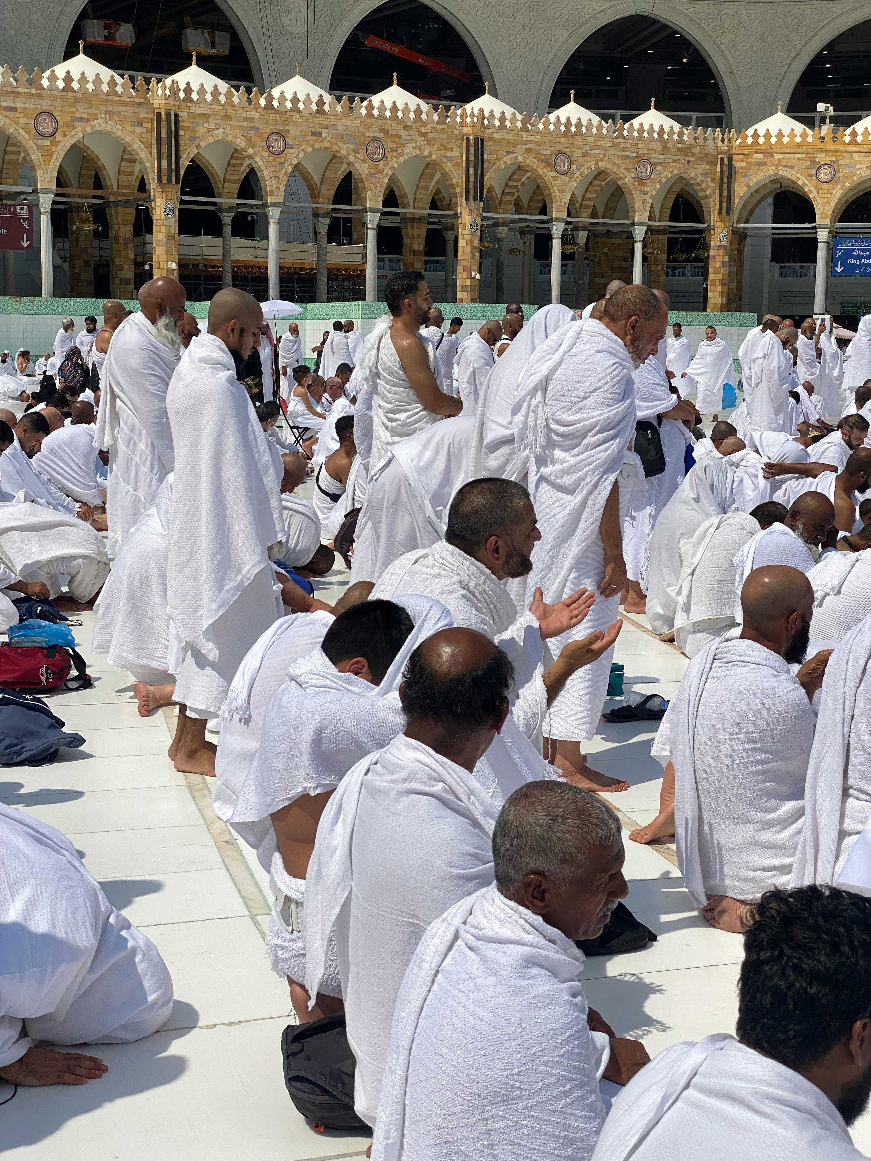 Believers Praying in the Courtyard of the Great Mosque of Mecca · Free ...